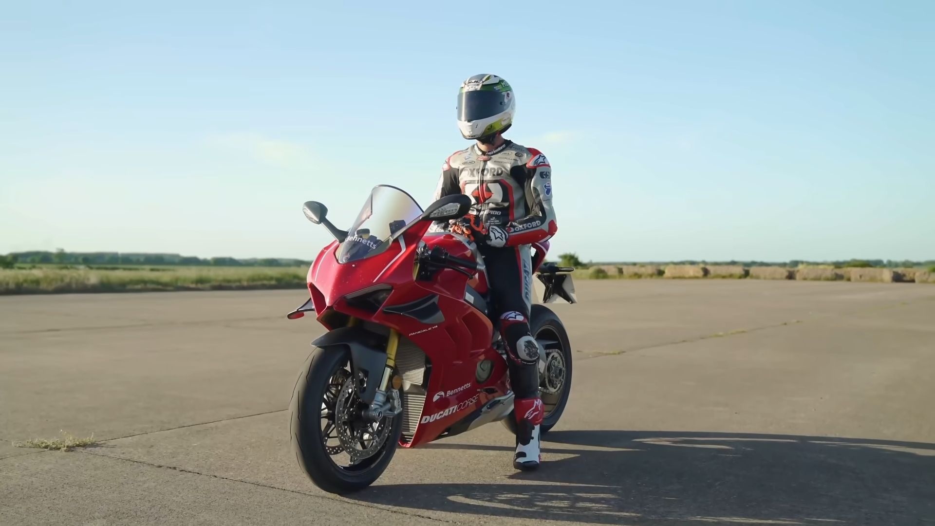 Is There Any Way On Earth That A Ducati Panigale V4R Superbike Can ...