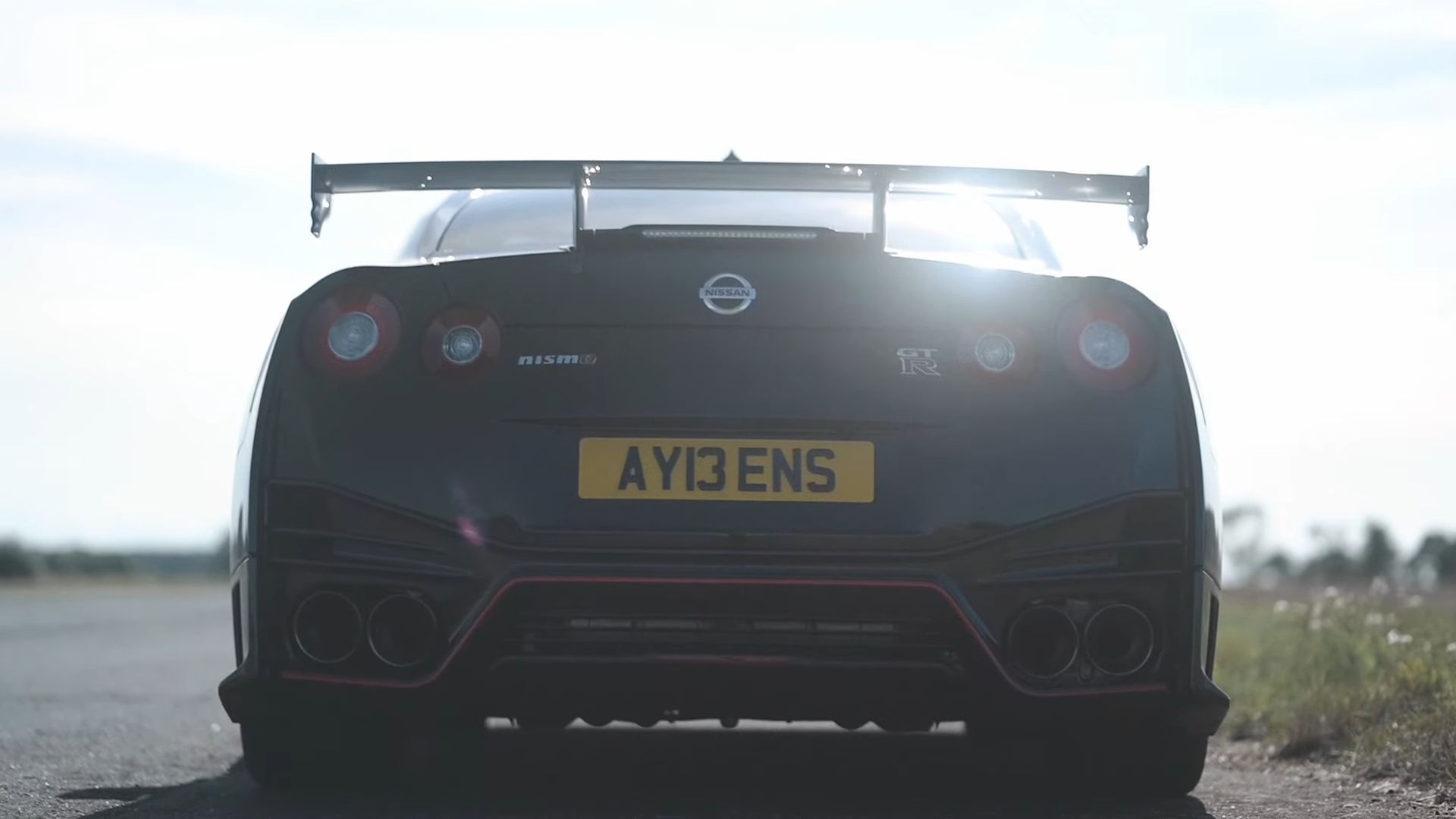 Old-School vs Modern: Watch a Stock Nissan R35 GT-R Nismo Try To Show ...