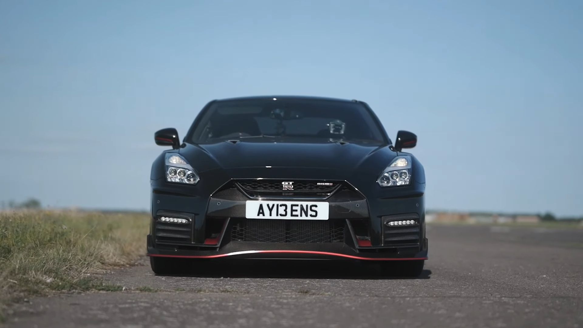 Old-School vs Modern: Watch a Stock Nissan R35 GT-R Nismo Try To Show ...