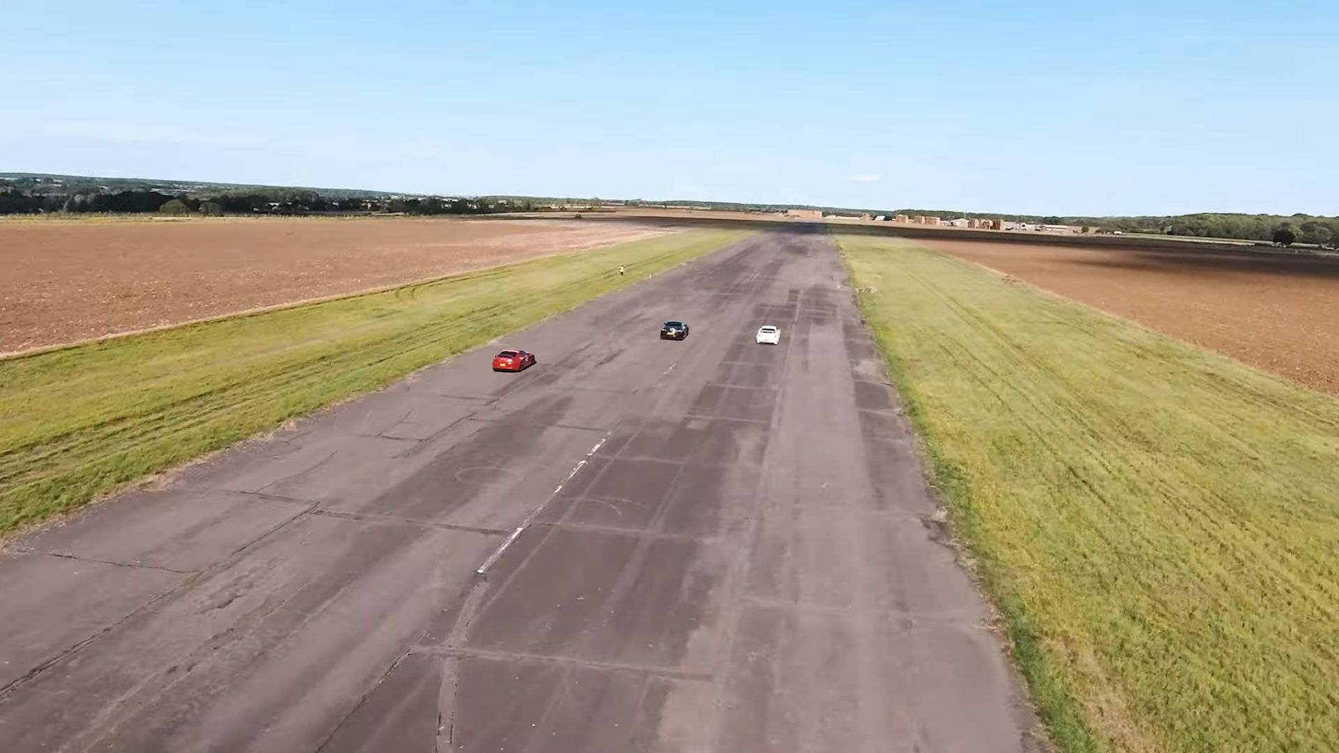 Old-School vs Modern: Watch a Stock Nissan R35 GT-R Nismo Try To Show ...