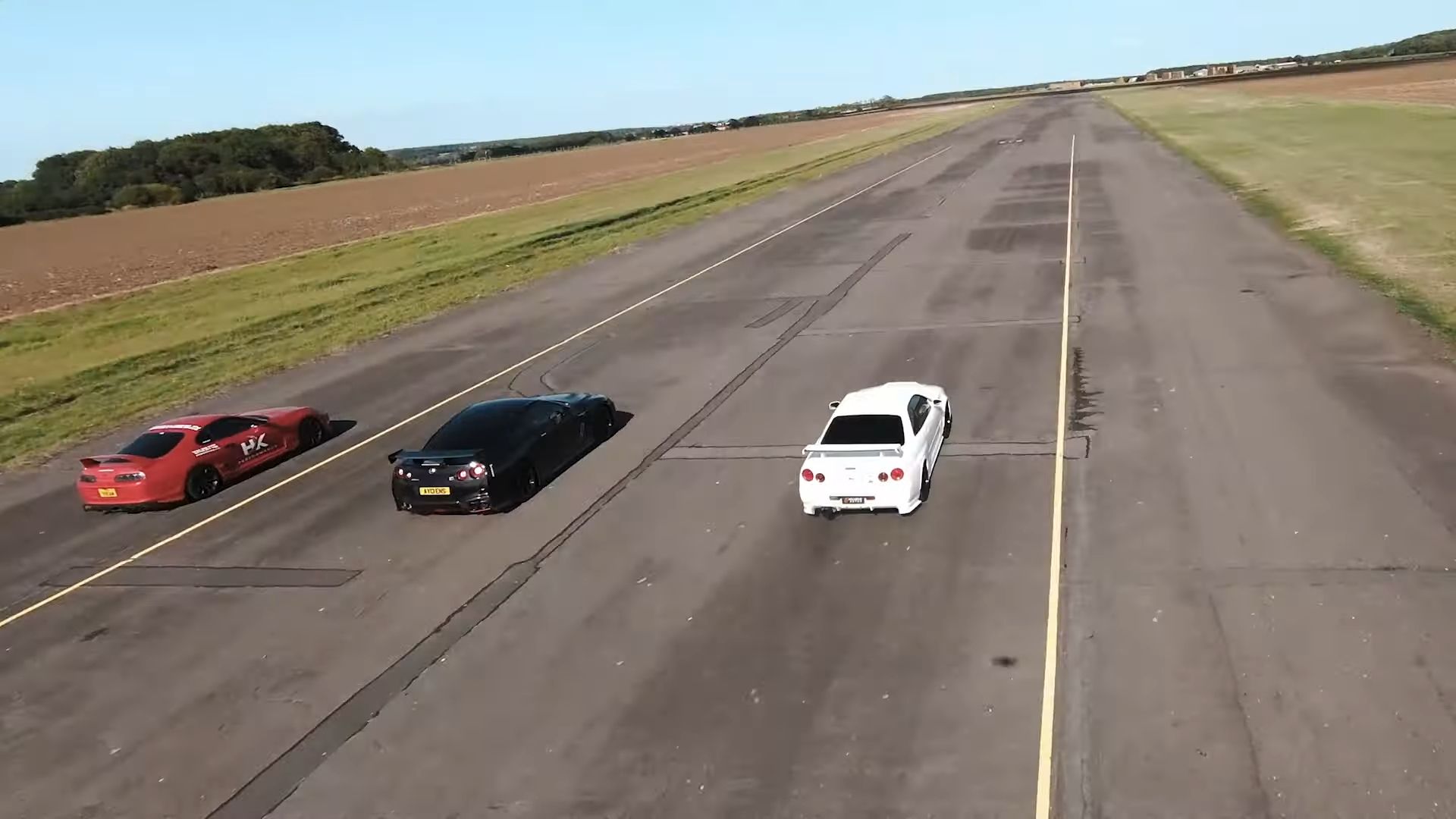 Old-School vs Modern: Watch a Stock Nissan R35 GT-R Nismo Try To Show ...
