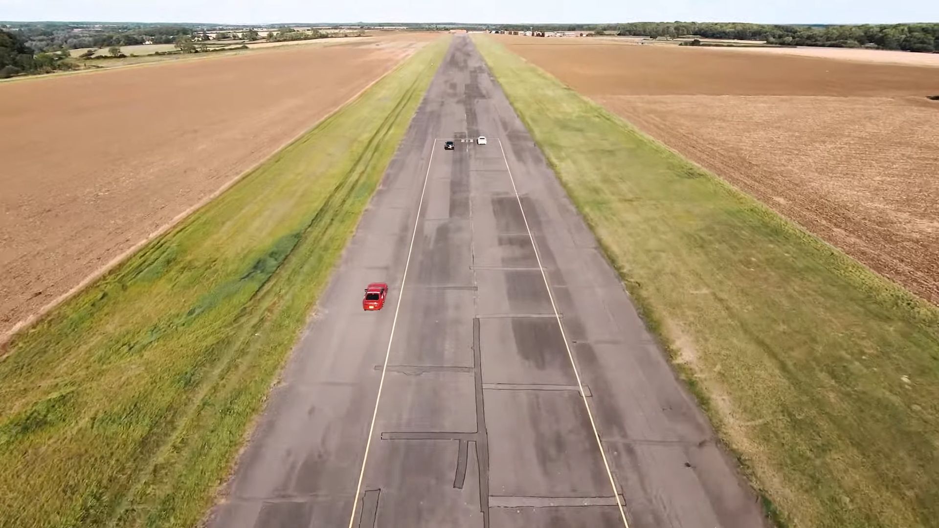 Old-School vs Modern: Watch a Stock Nissan R35 GT-R Nismo Try To Show ...