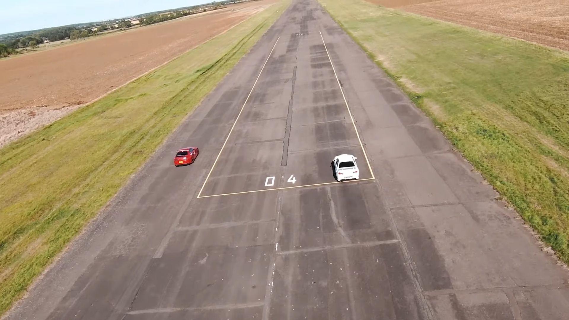 Old-School vs Modern: Watch a Stock Nissan R35 GT-R Nismo Try To Show ...