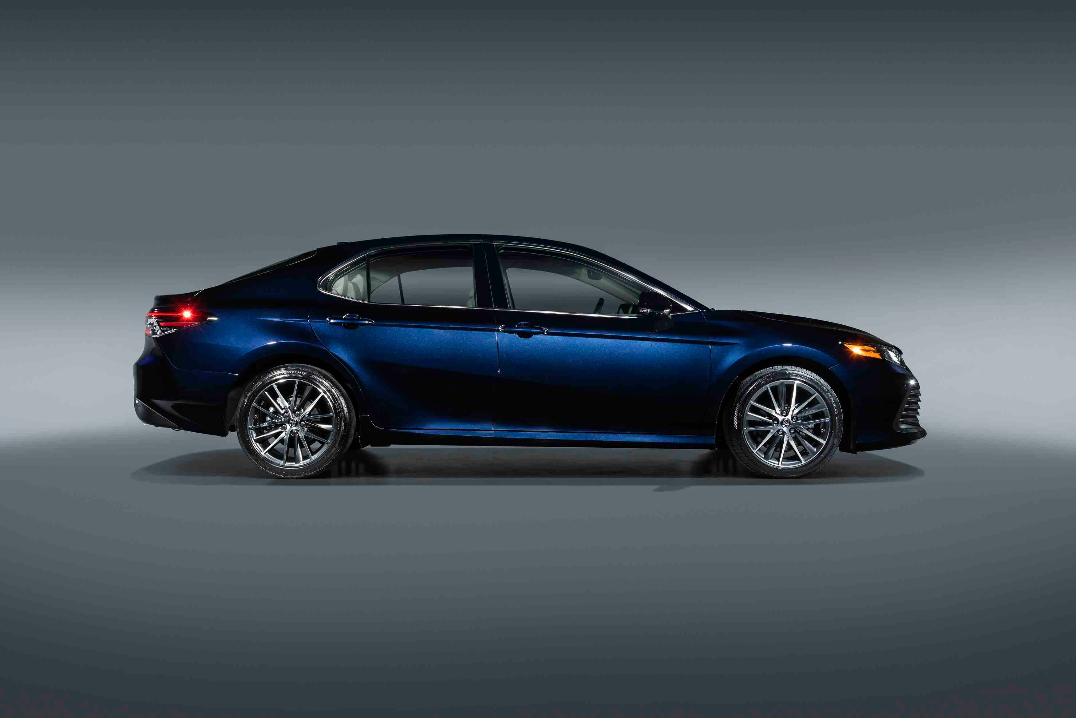 2022 Toyota Camry Hybrid - Performance, Price and Photos