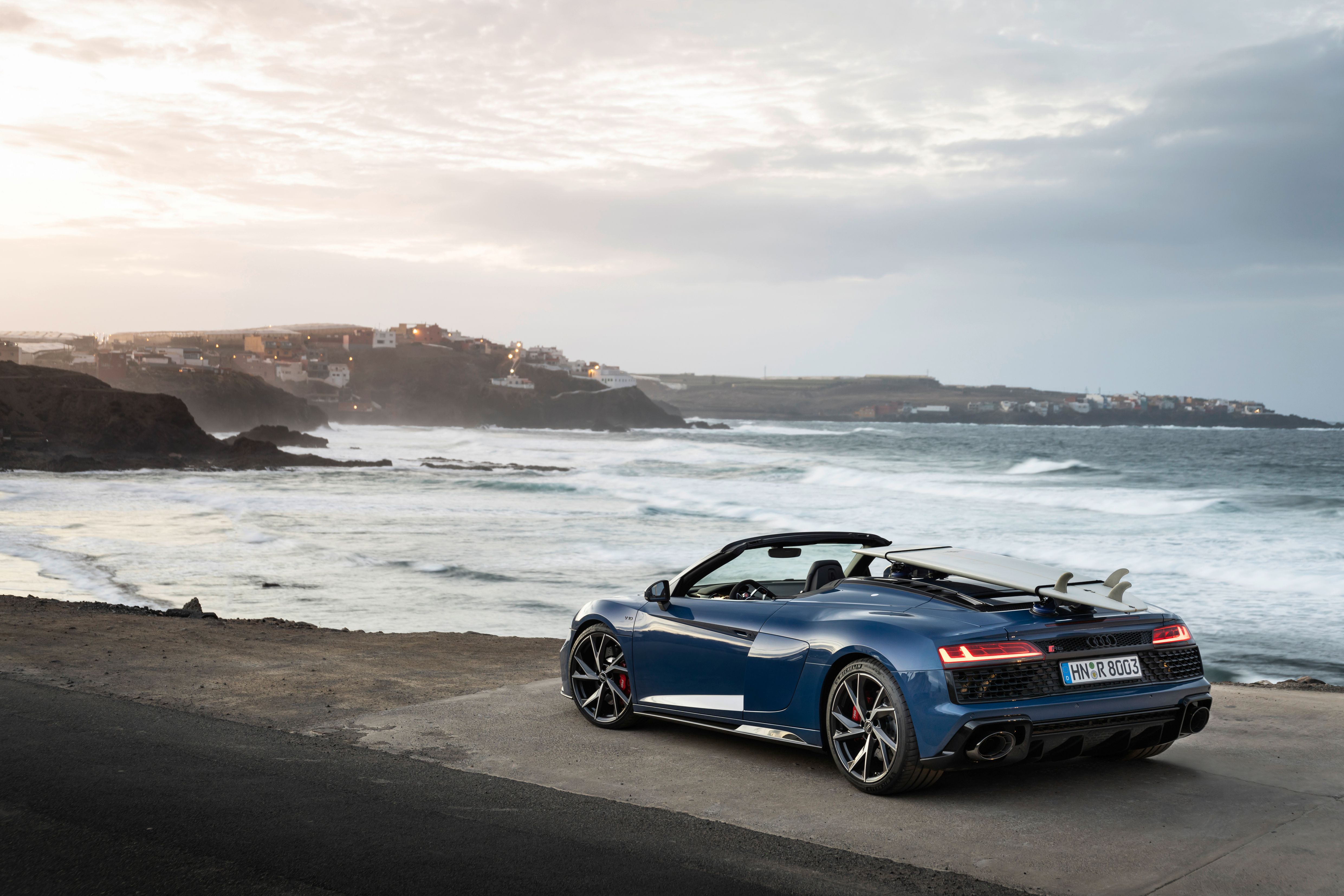 Audi RS7 vs Audi R8 V-10: Which Of These High-Performance Cars Should ...