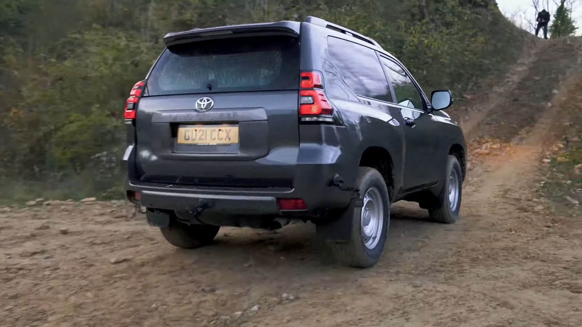 Off-Road Battle: Toyota Land Cruiser Vs Toyota Hilux