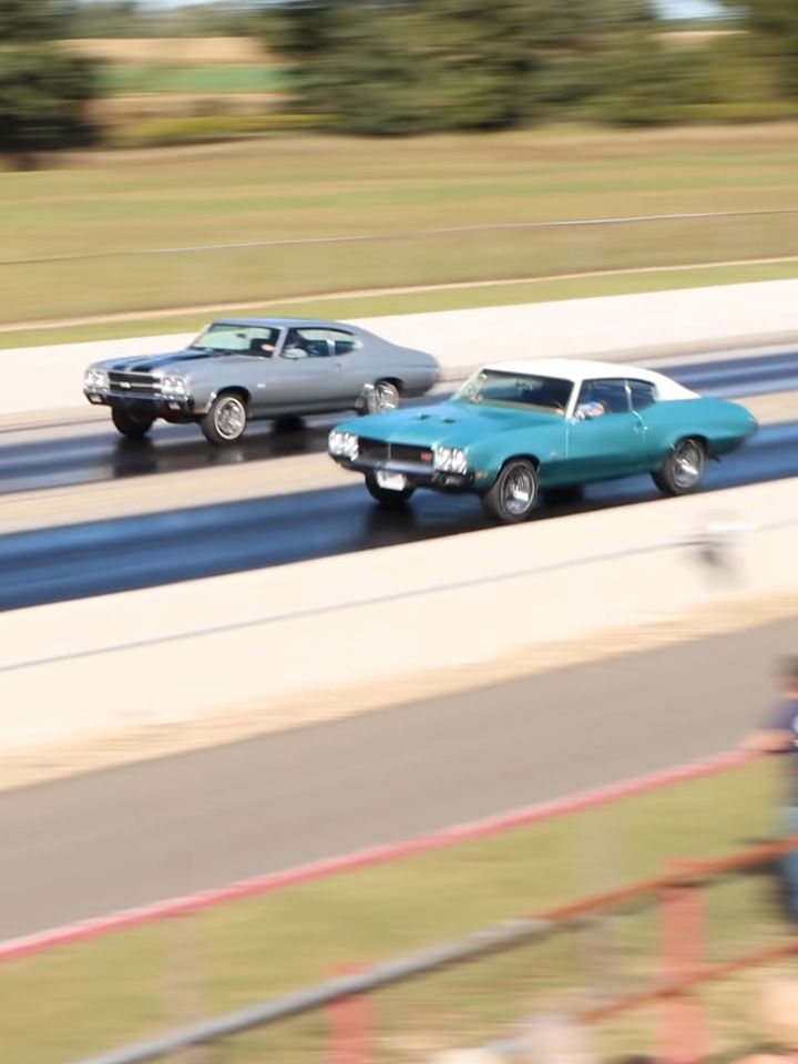 An Old-School Drag Race Between a 1970 Chevrolet Chevelle SS 454 And a ...