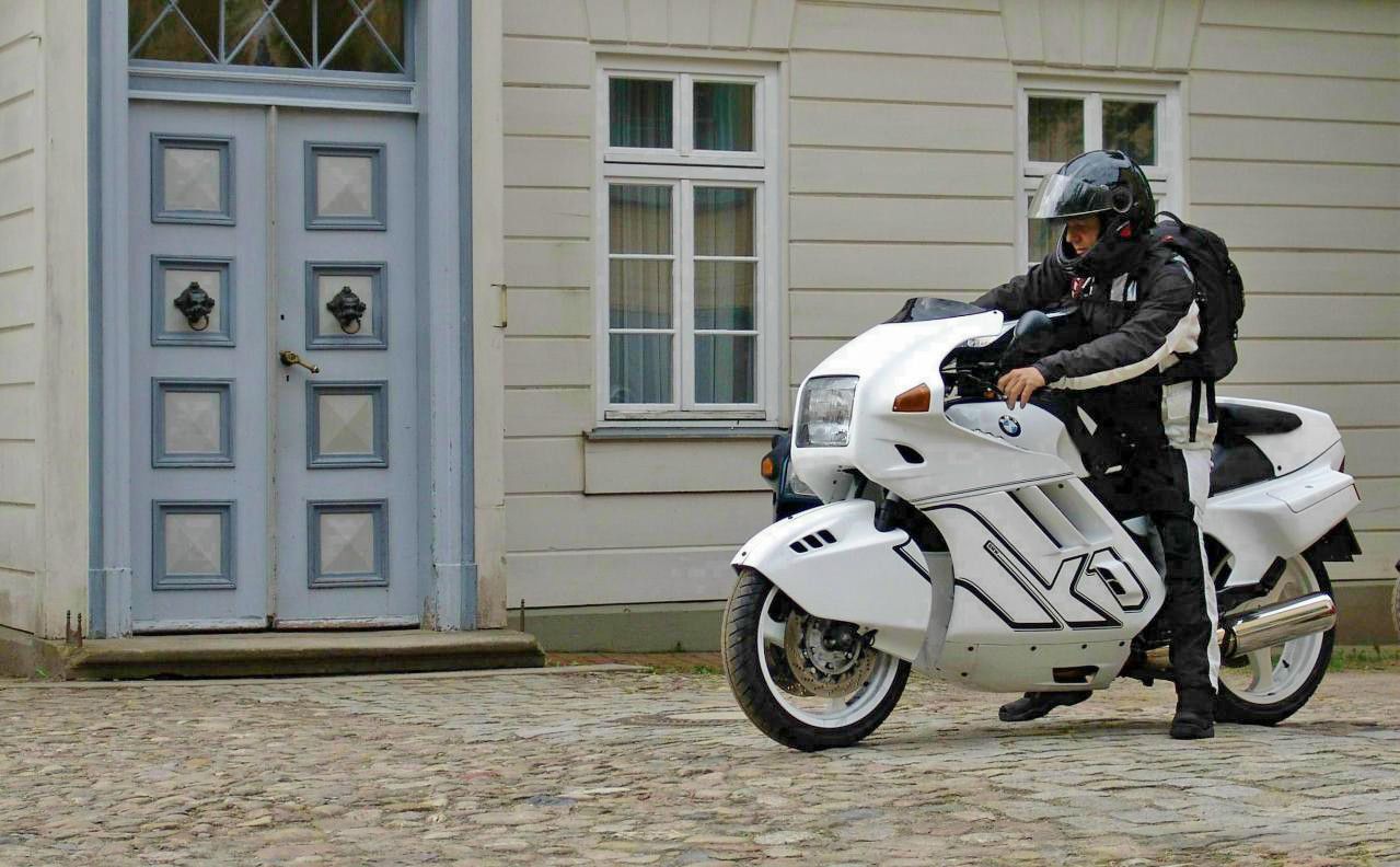 BMW's K1 Was The Future of Motorcycles Nobody Wanted!