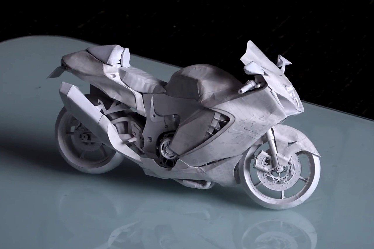 Paper Model of Suzuki Hayabusa is and Incredible Feat of Engineering