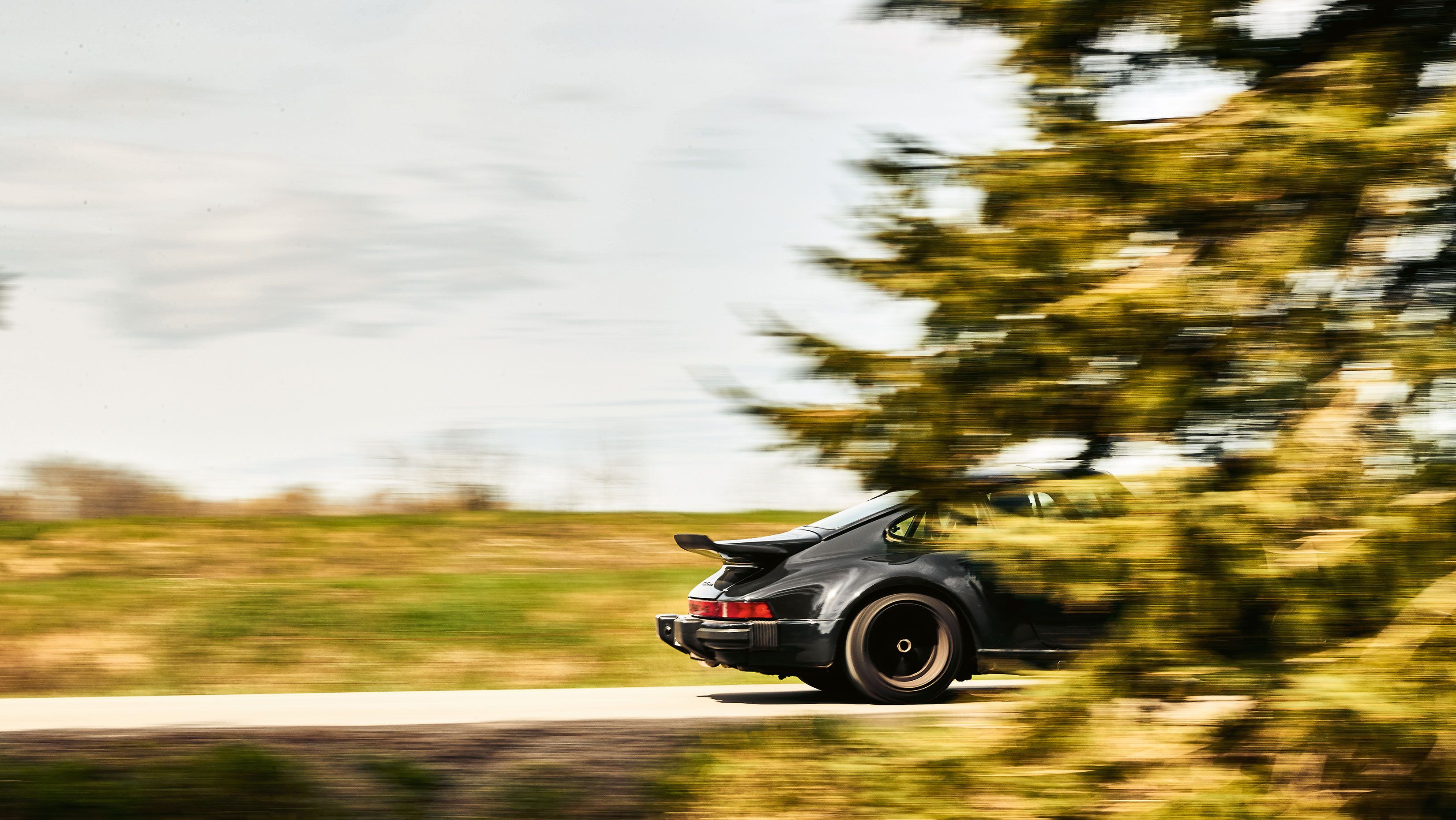 Porsche 911 Turbo (930) - The Widowmaker That Started The Turbocharging ...