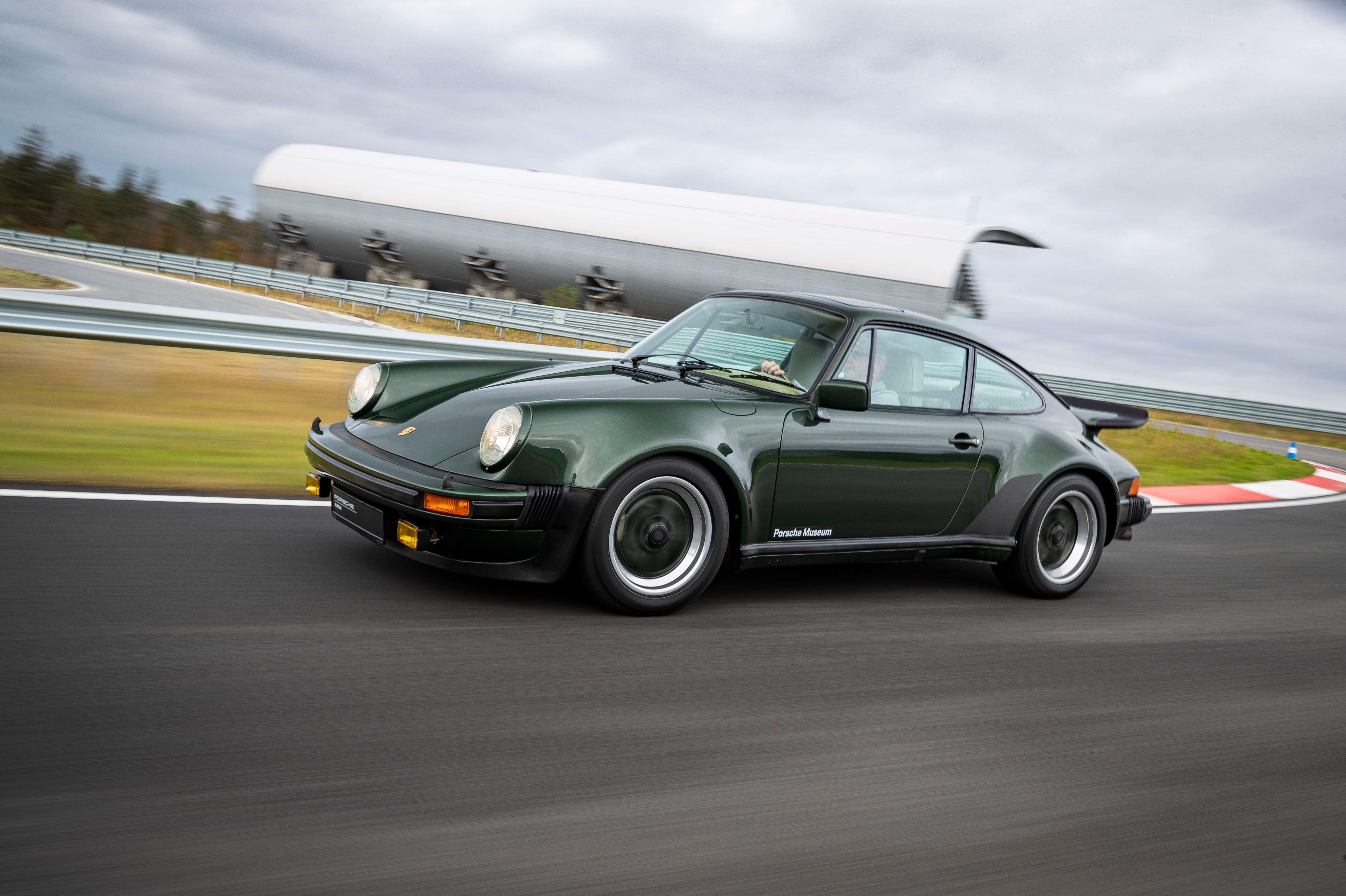 Porsche 911 Turbo (930) - The Widowmaker That Started The Turbocharging ...