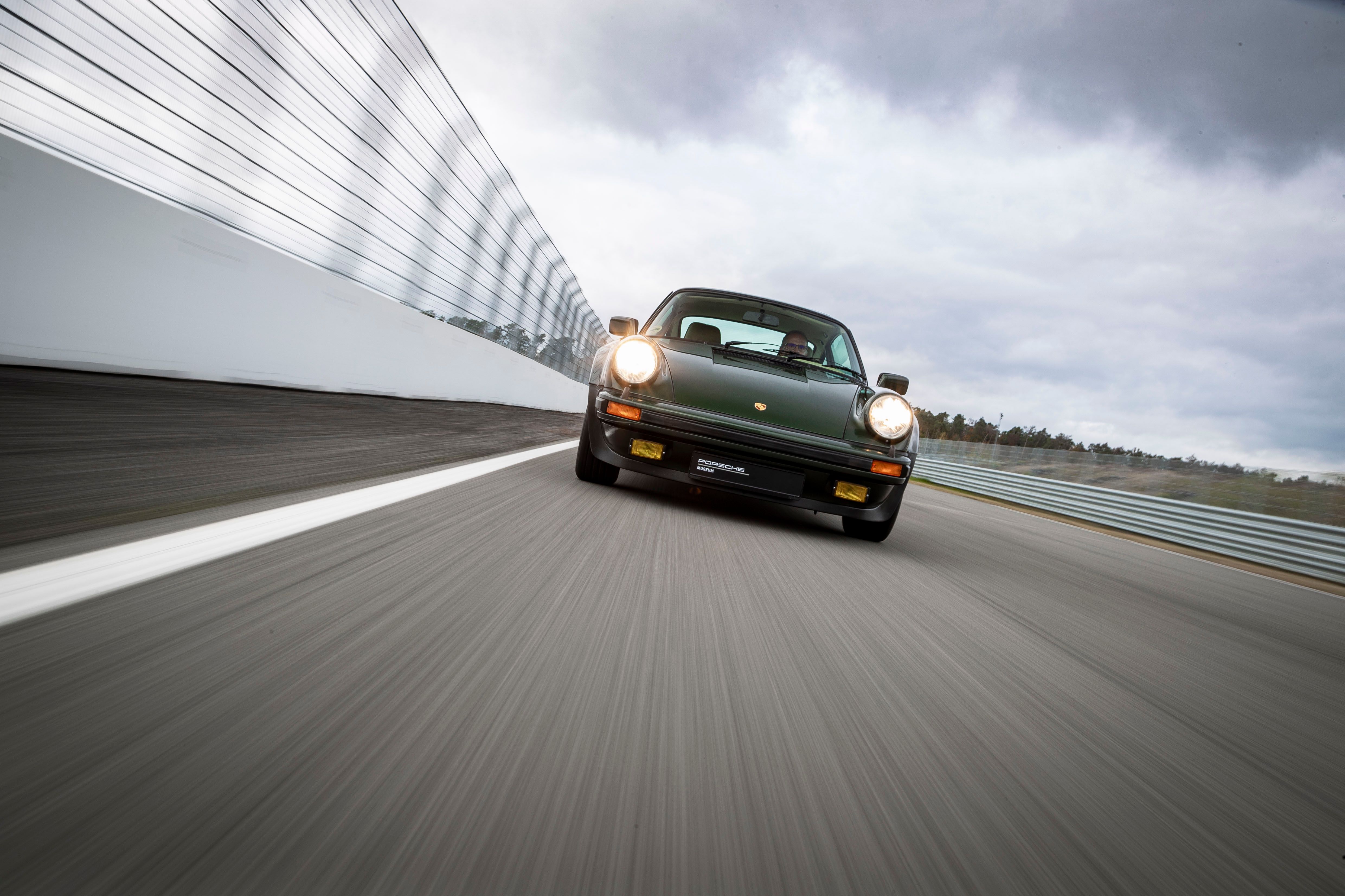 Porsche 911 Turbo (930) - The Widowmaker That Started The Turbocharging ...