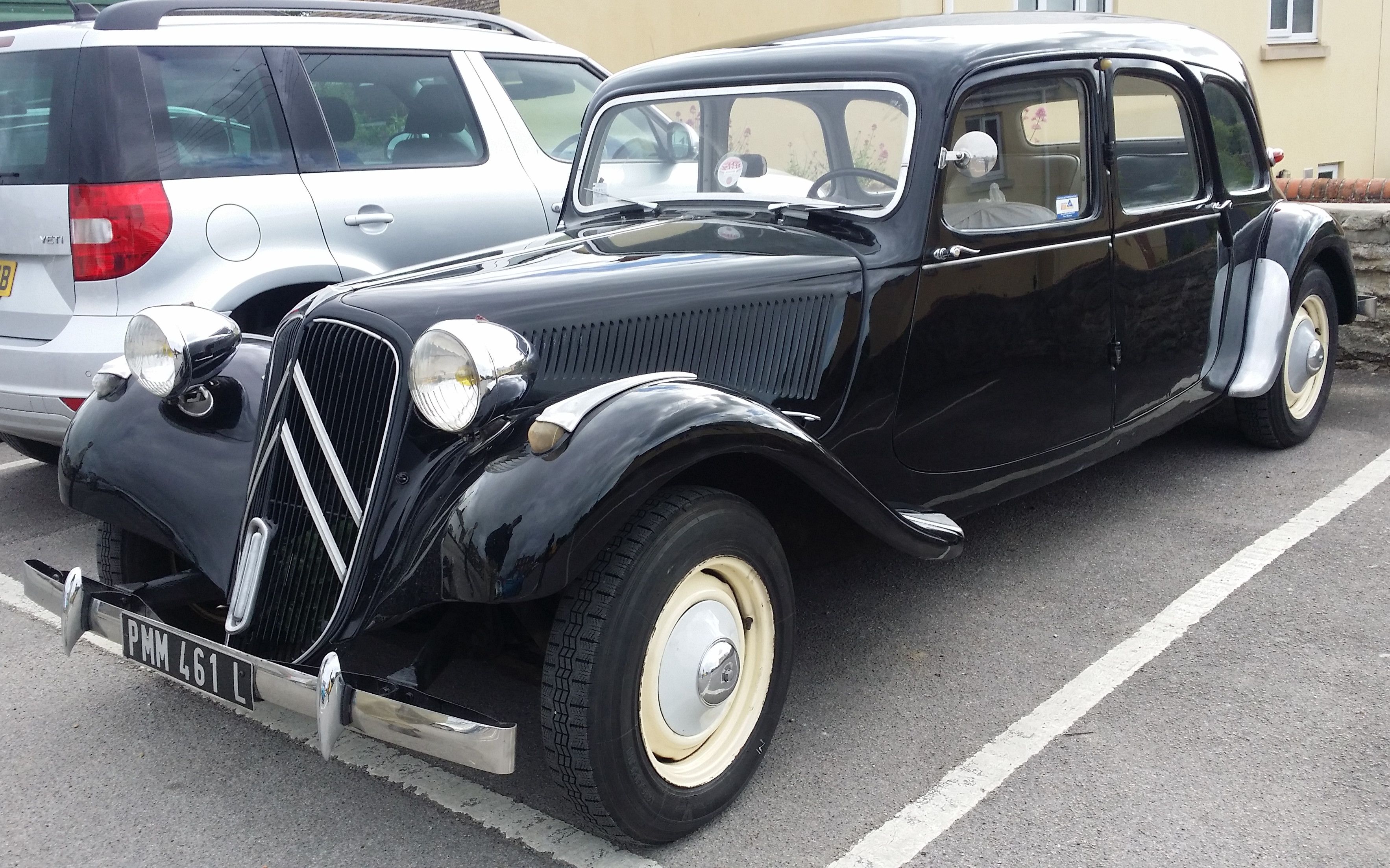 The First Hatchback Ever Made: 1936 Citroen 11CV Traction Avant