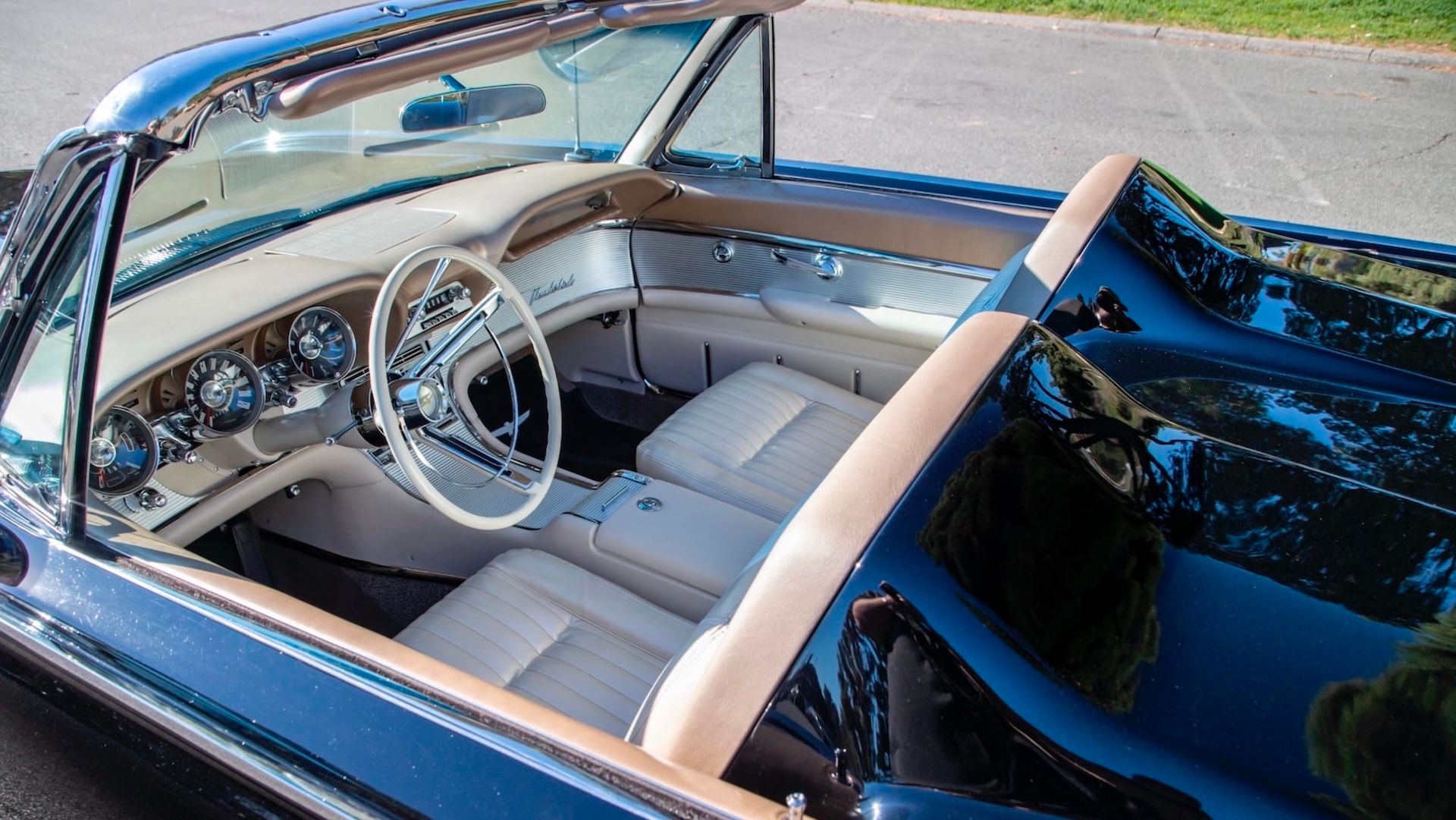 1962 Ford Thunderbird Interior