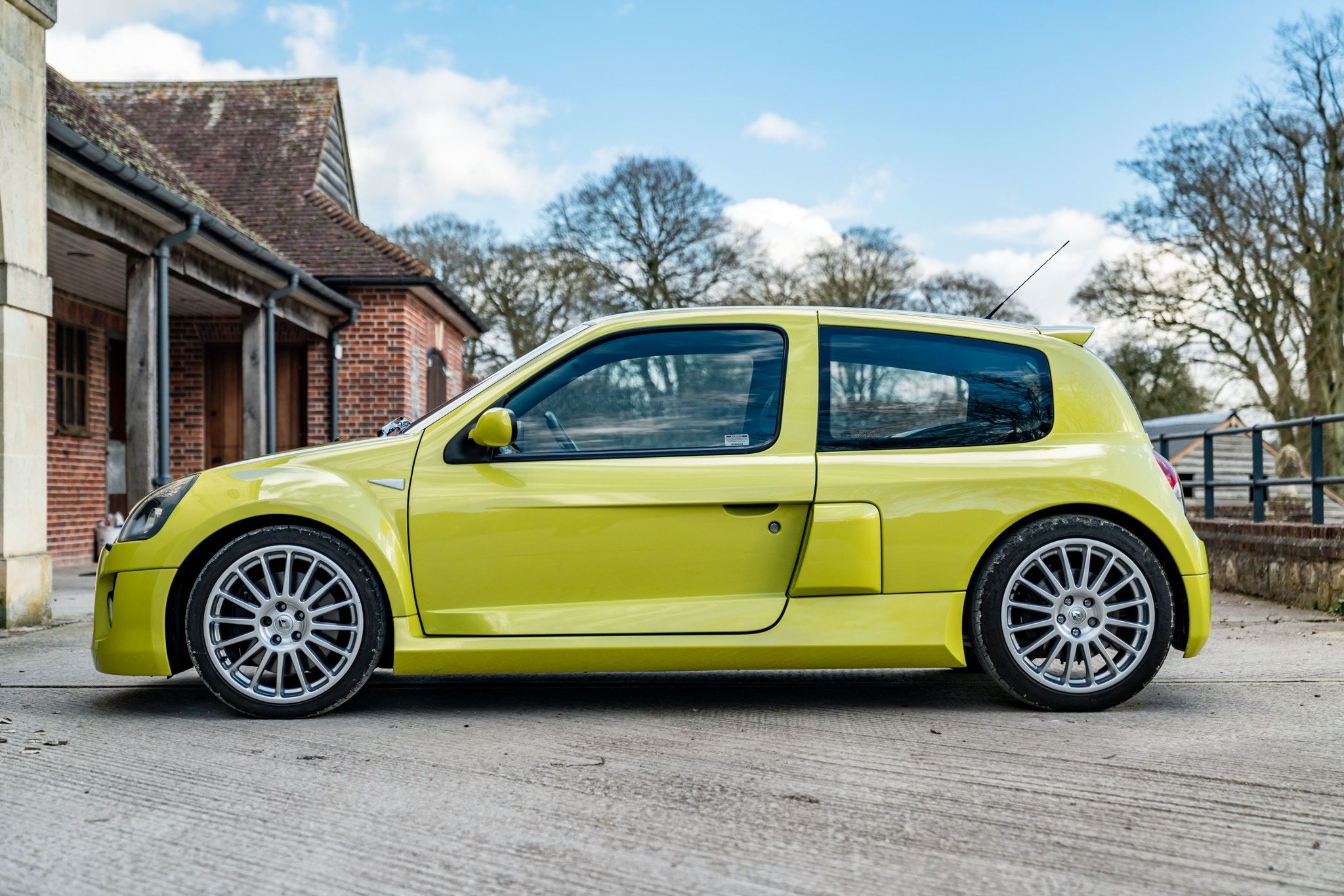 This Super-Rare Renault Clio V6 Phase 2 Just Sold For Stupid Money