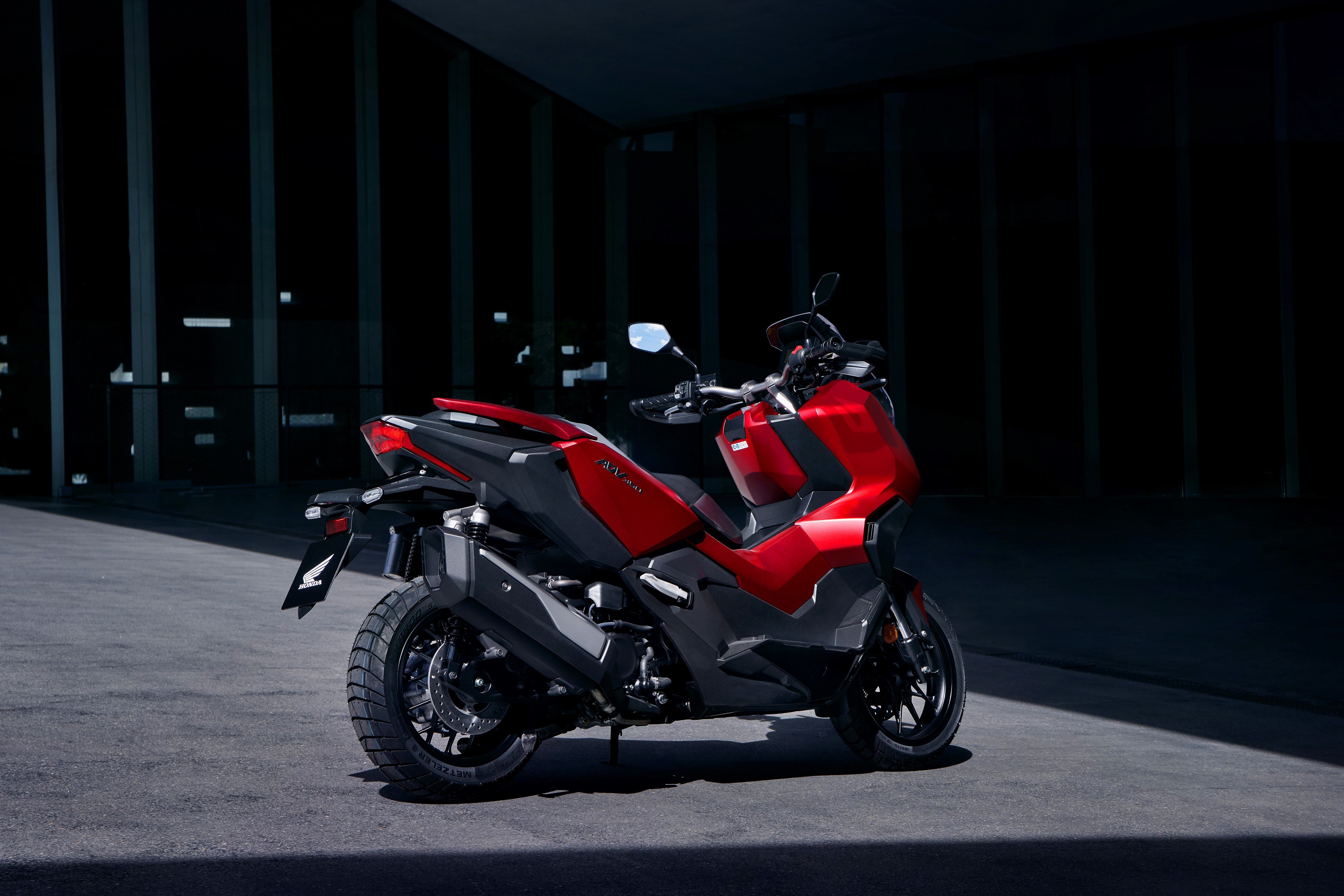 2022 Honda ADV350 - Performance, Price, and Photos