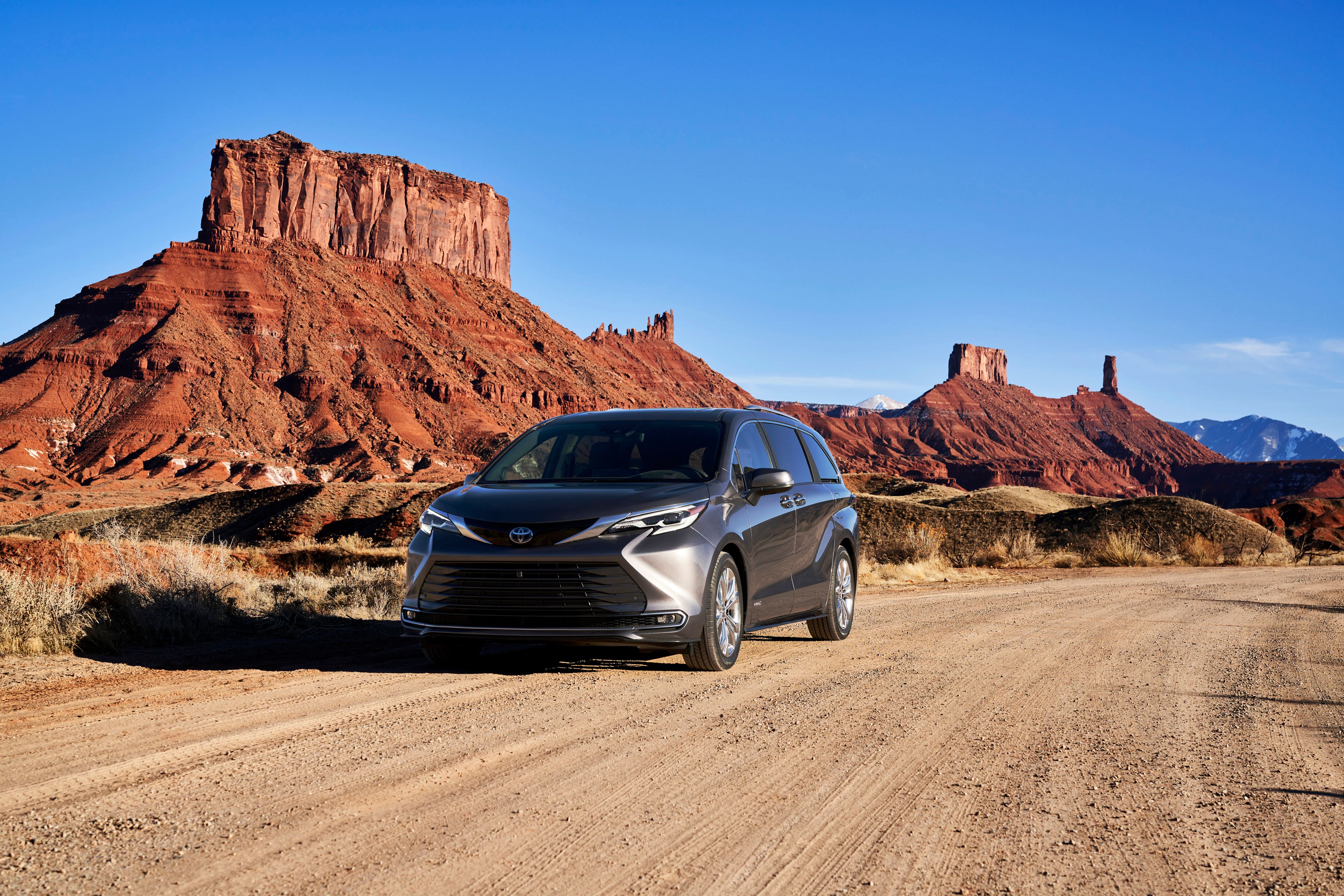2022 Toyota Sienna - Performance, Price, and Photos