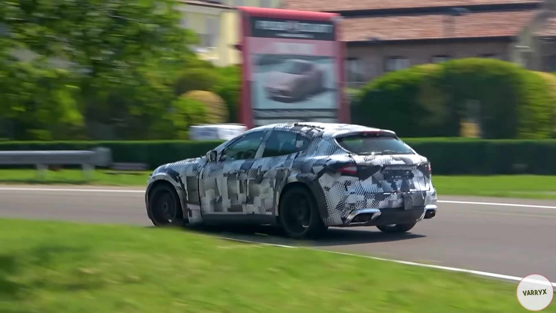Hear the Ferrari Purosangue's V-12 Pur Like a Kitten on Public Roads