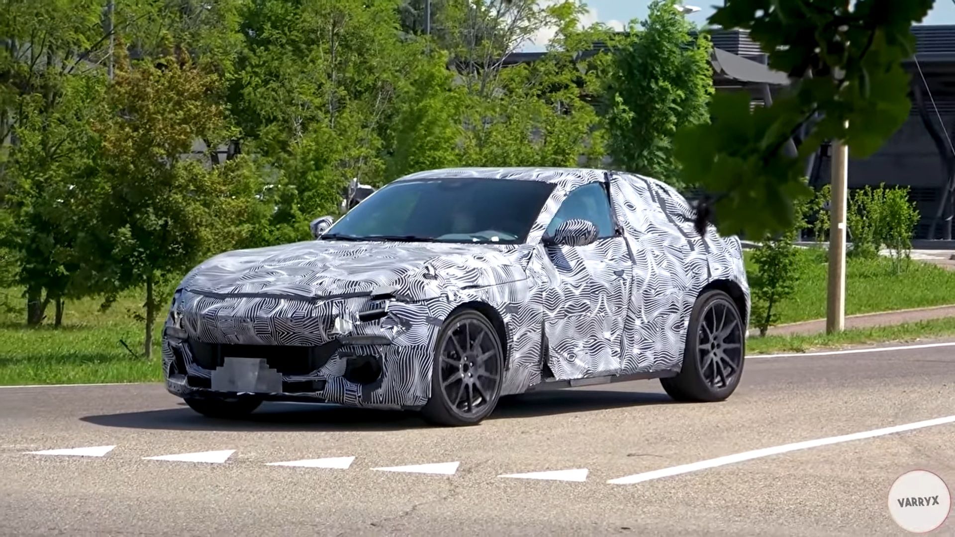 Hear the Ferrari Purosangue's V-12 Pur Like a Kitten on Public Roads