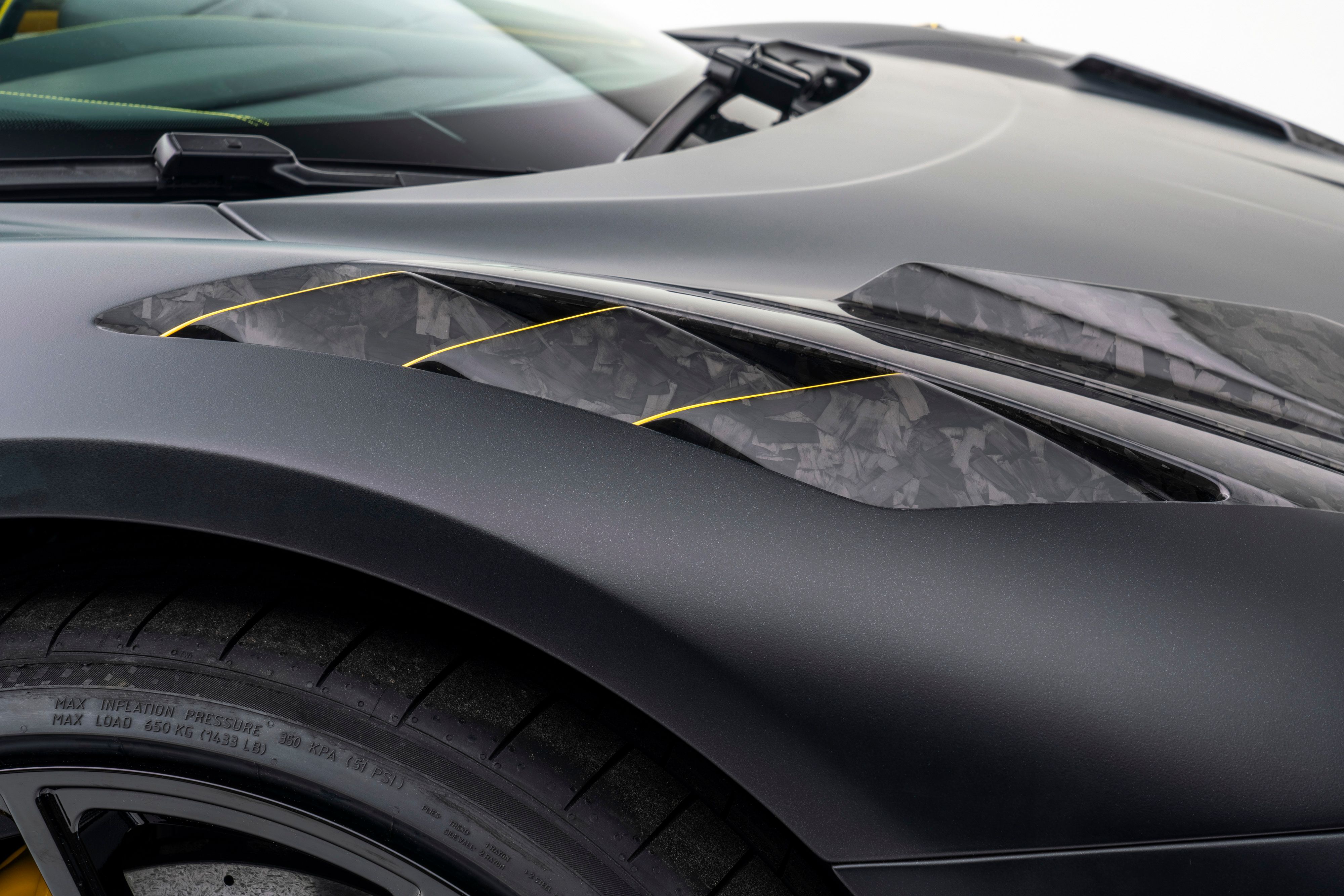 Mansory's F9XX Package Completely Transforms The Look Of The Ferrari SF90