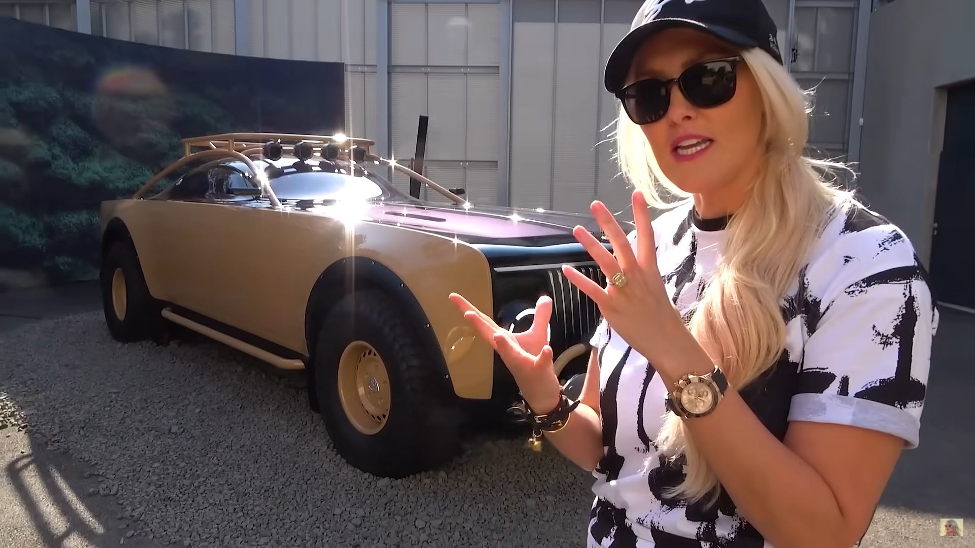 Video: Supercar Blondie Checks Out the World's Only Off-Road Mercedes ...