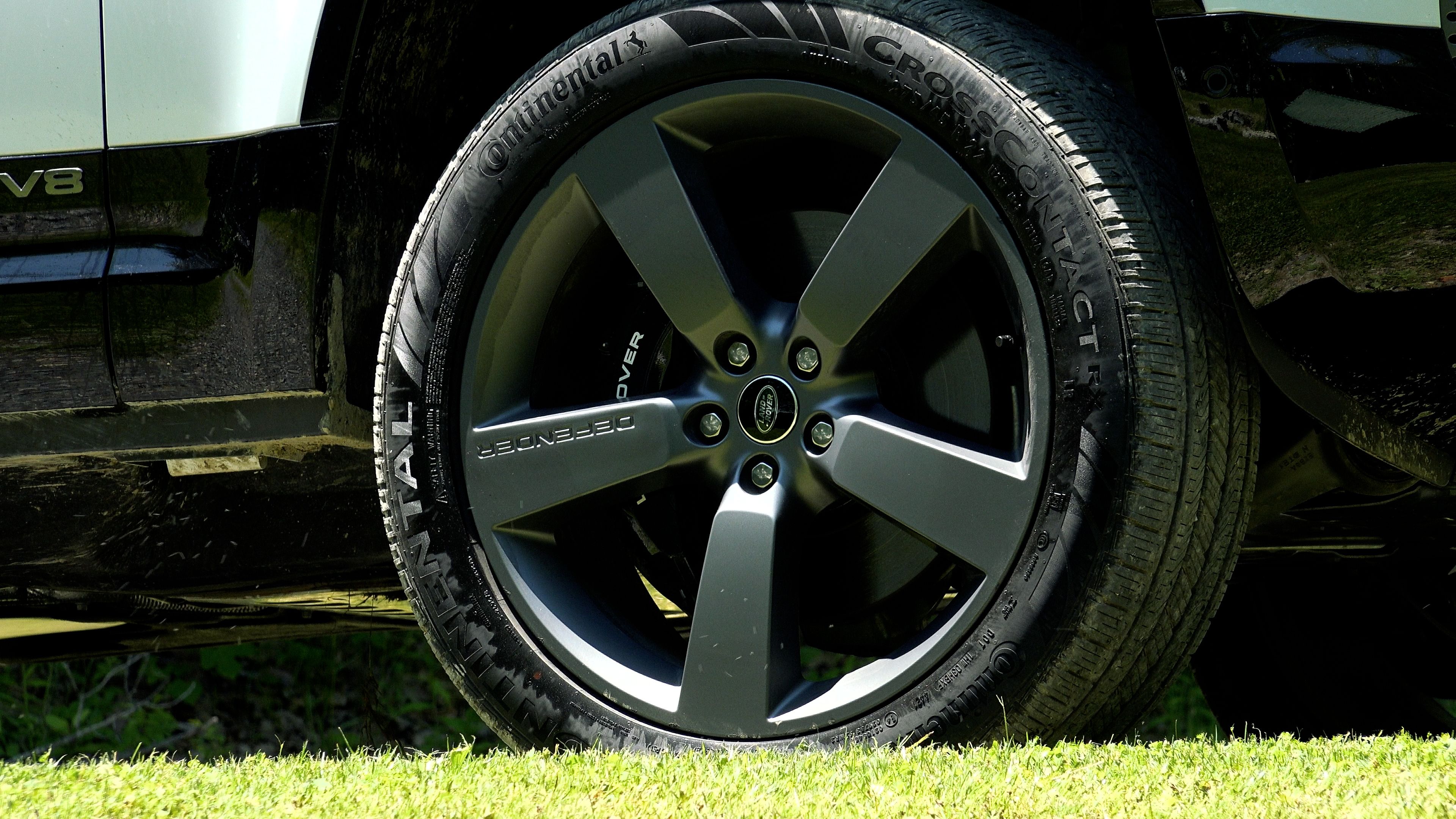 2022 Land Rover Defender 90 V8 Review: Overpowered and Not Without ...