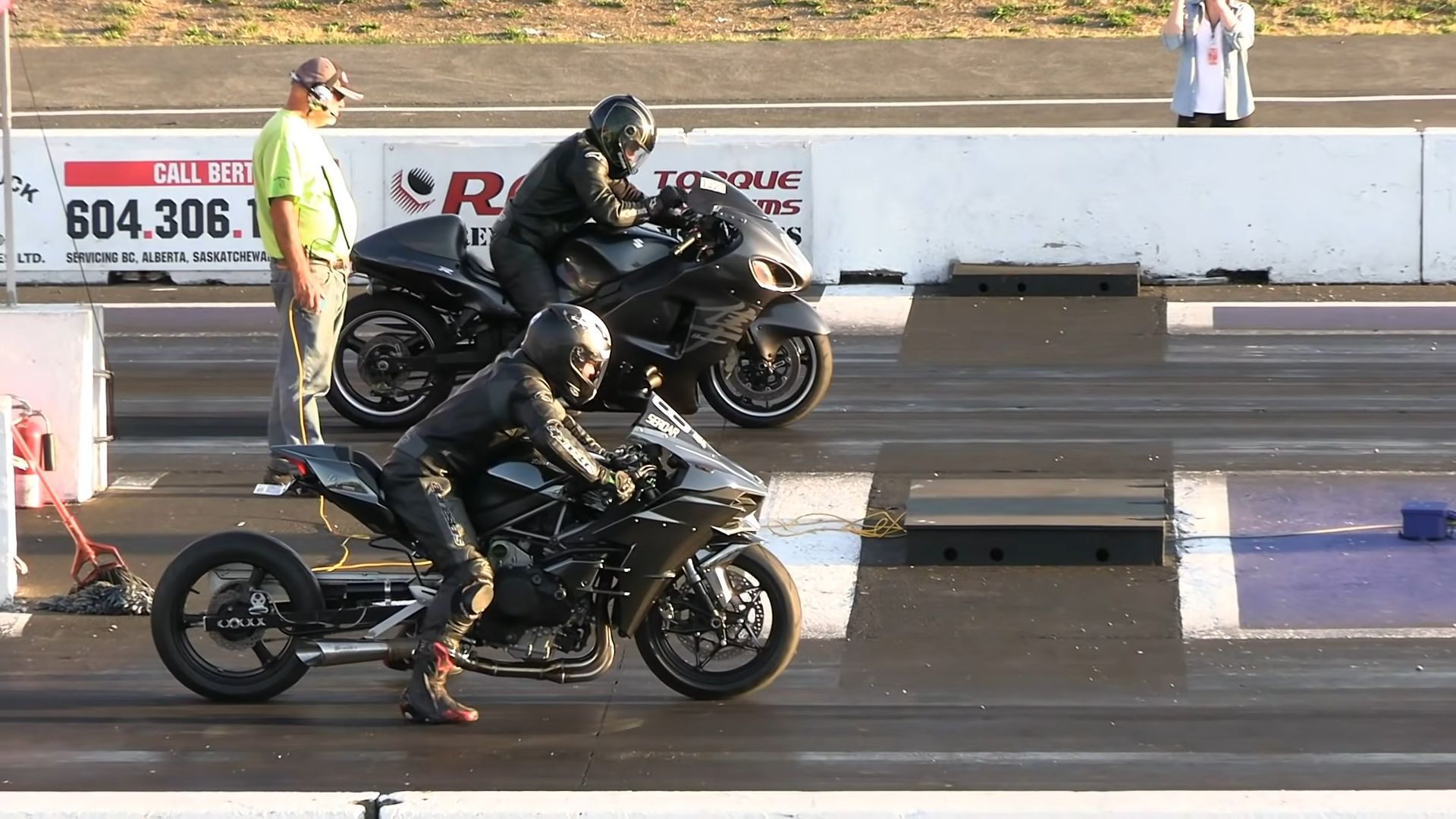 Turbocharged Suzuki Hayabusa vs Supercharged Kawasaki Ninja H2: Which ...