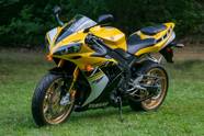 Yamaha R1 Yellow