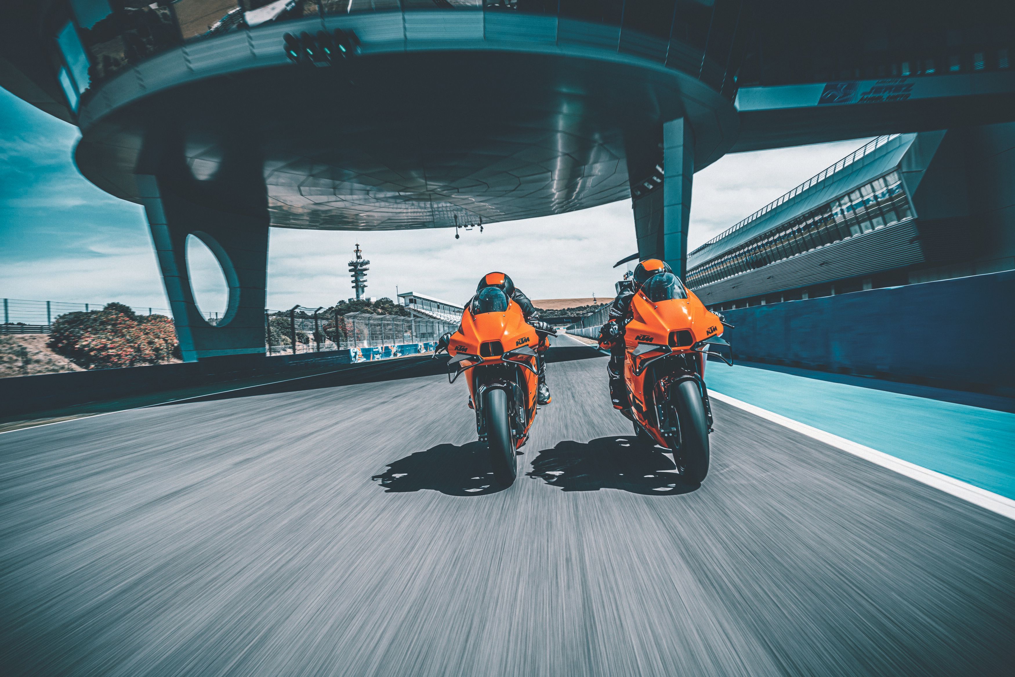 2022 KTM RC 8C - Performance, Price, and Photos