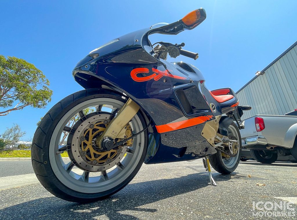AUCTION: 1991 Gilera CX125 Redefines ‘Back To The Future’ With Its 31-Year-Old Cutting Edge Design