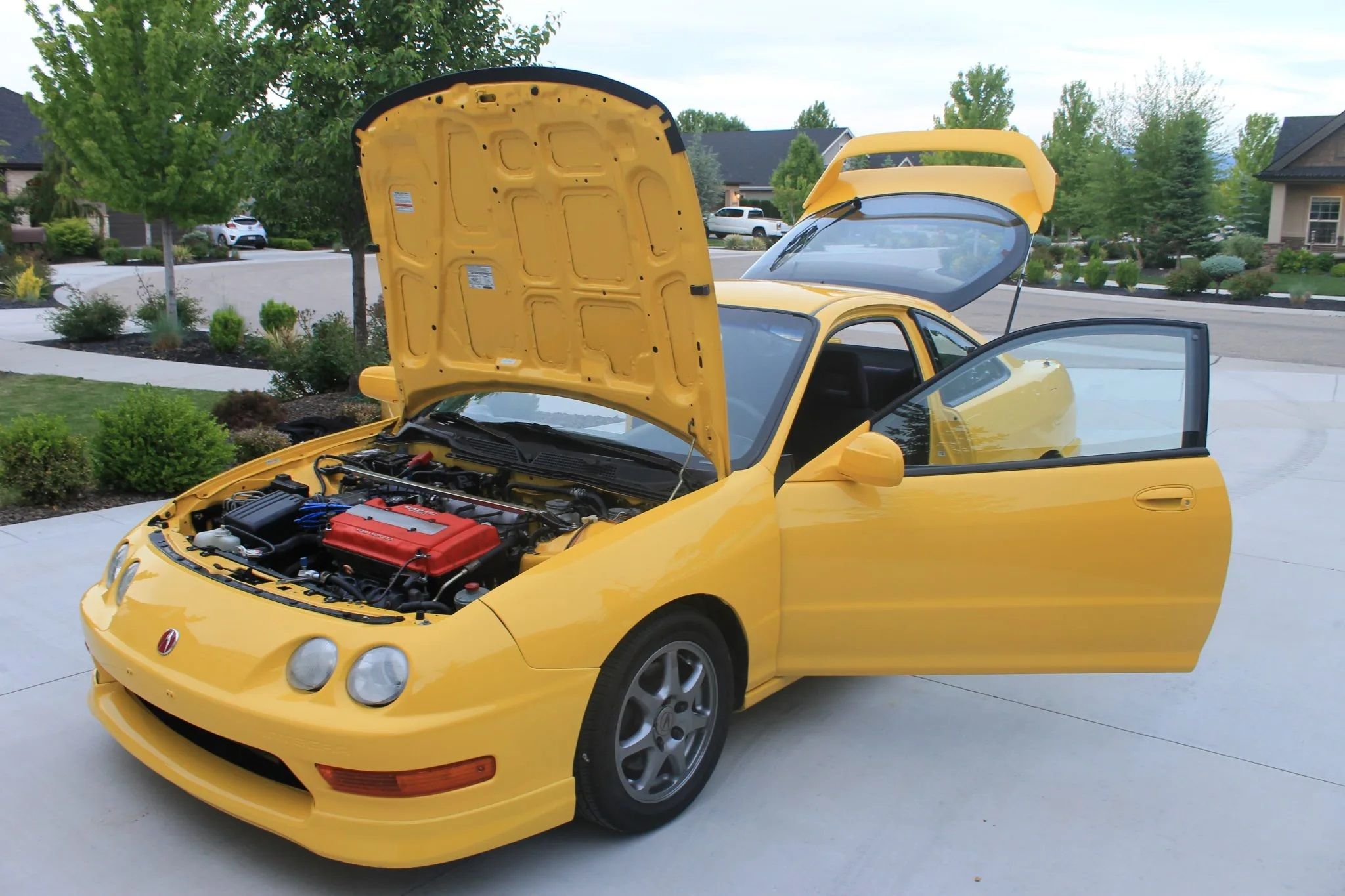 This Rare 2001 Acura Integra Type R Will Make You Miss Old Days
