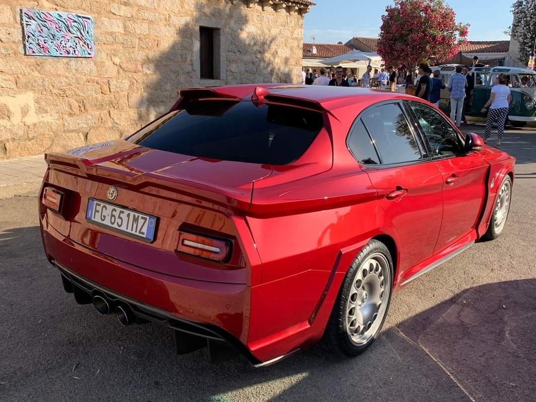 This Alfa Romeo Giulia Has Been Retro-Modded to Perfection