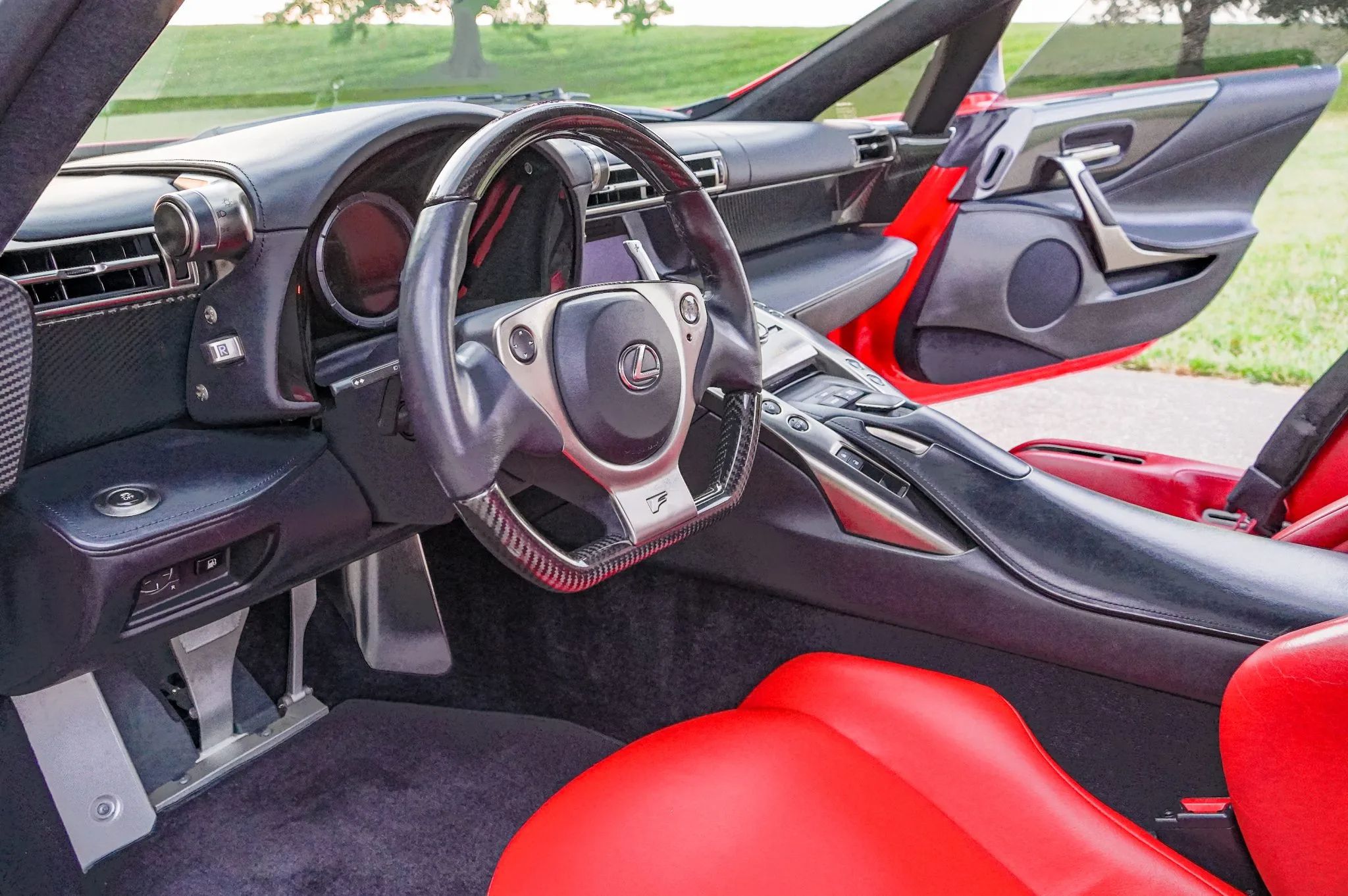 2012 Lexus LFA - Who Doesn't Love a Gorgeous Lady in Red?