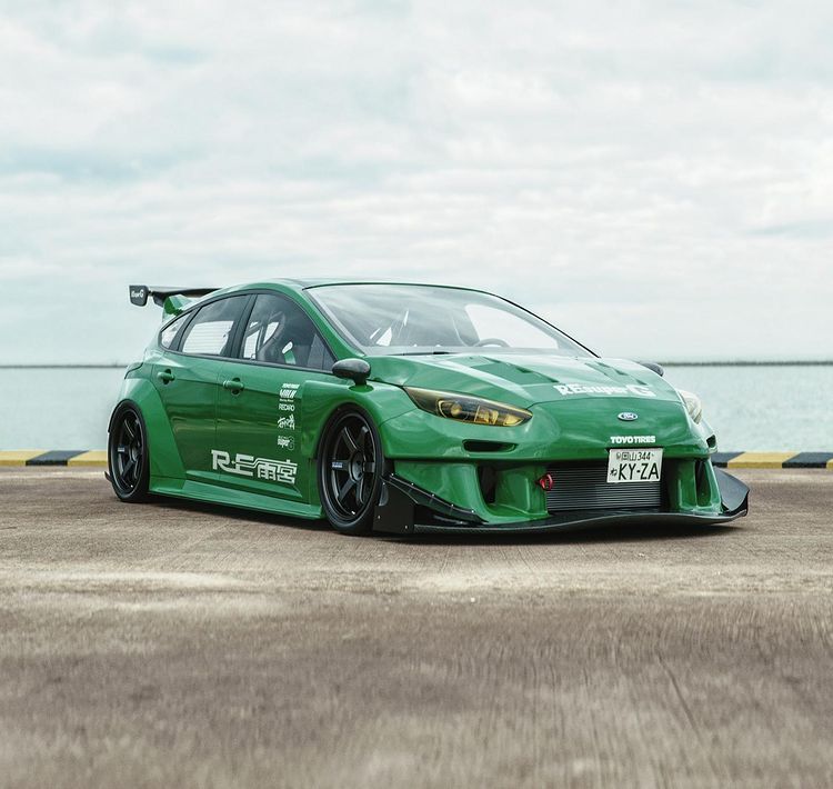 Rendering: The Perfect Blend Between A Mazda RX-7 and Ford Focus RS