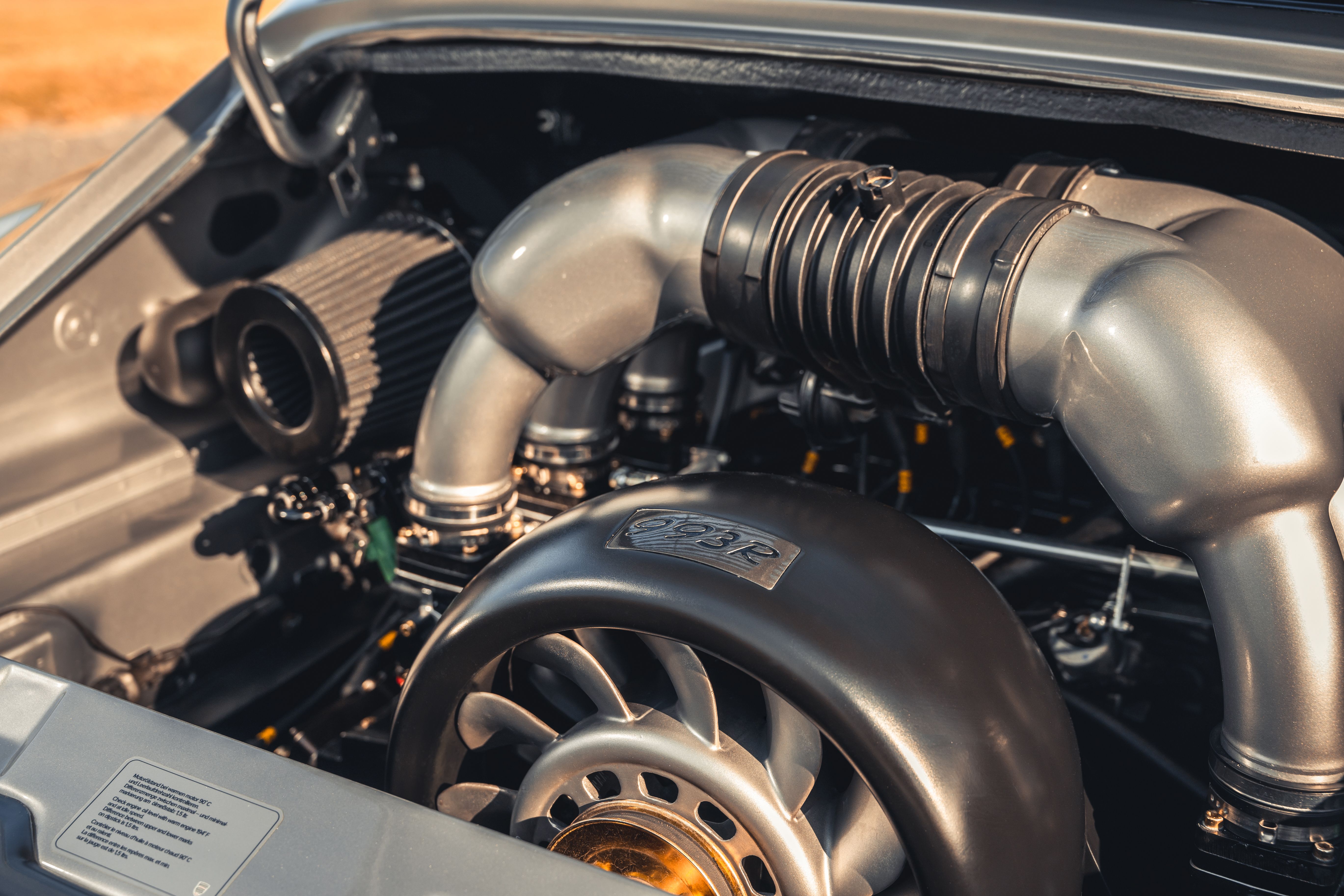 The Autoart 993R - The Ultimate Porsche 911 Restomod