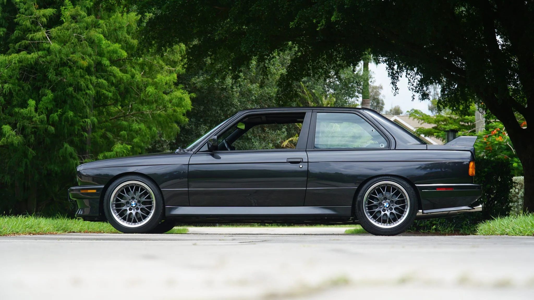 This E30 1989 BMW M3 Is Sure to Awaken the Purist in You