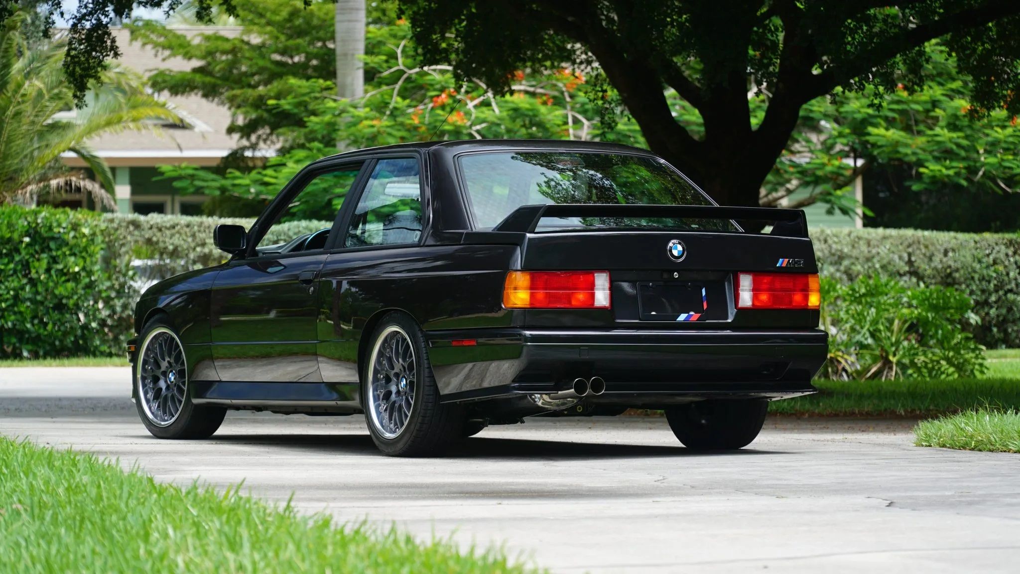 This E30 1989 BMW M3 Is Sure to Awaken the Purist in You