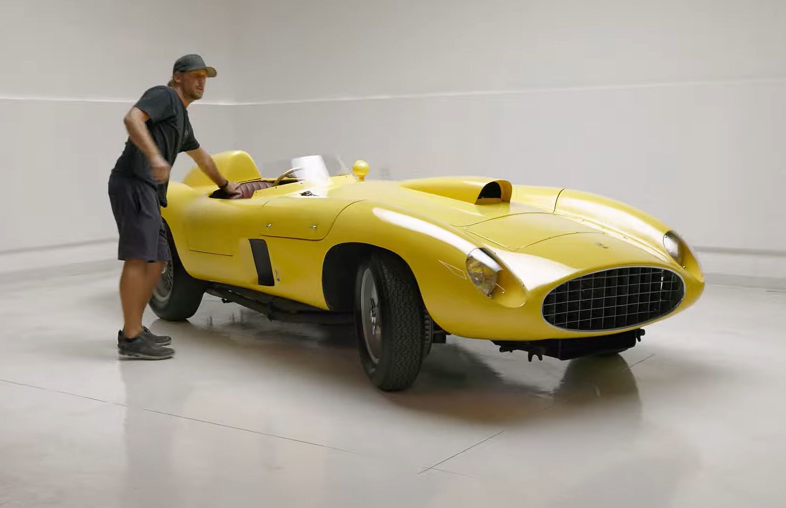 Watching This 1955 Ferrari 410 S Being Detailed Is Beyond Satisfying