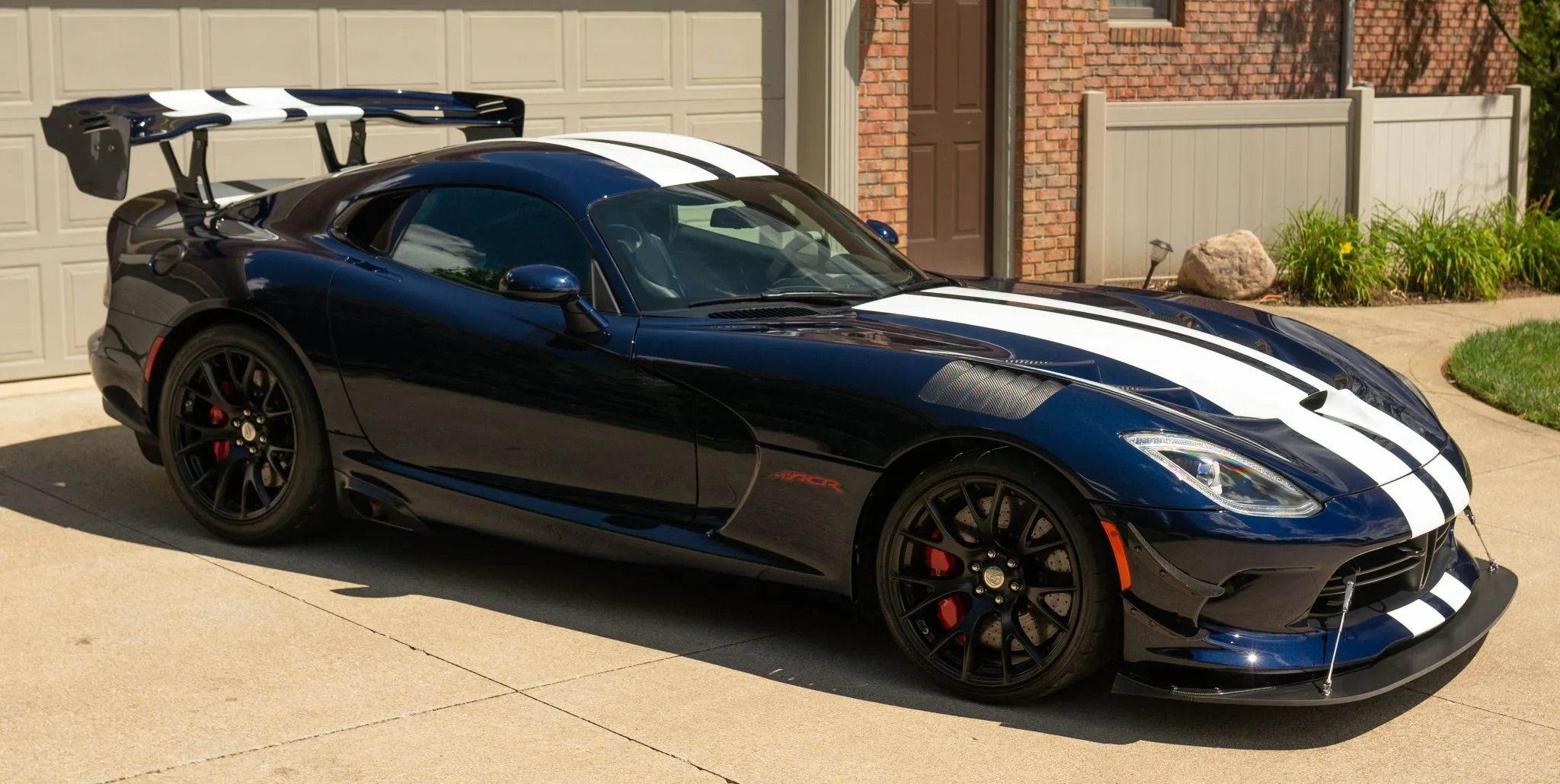 This 2016 Dodge Viper ACR Extreme Was the Last of a Dying Breed