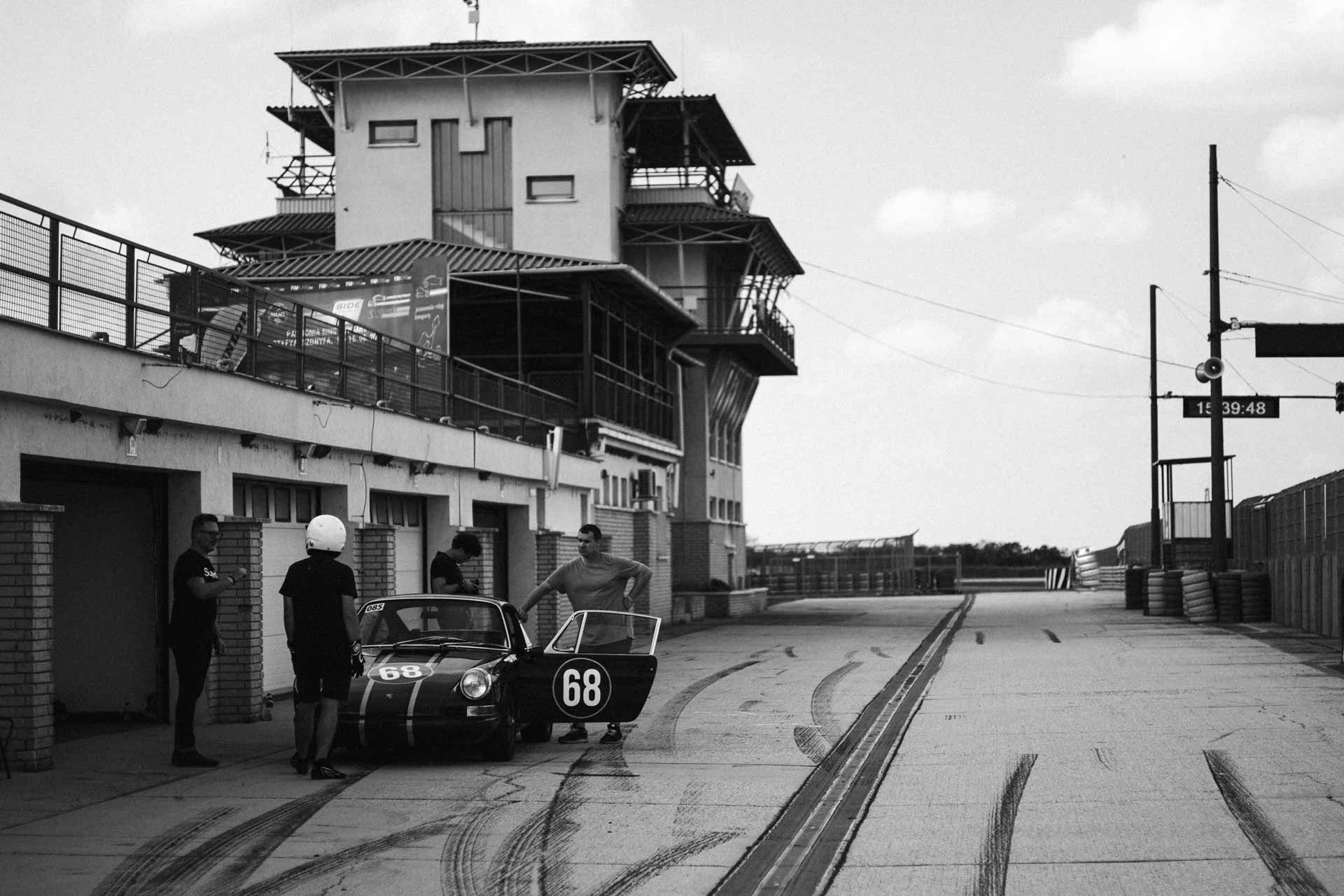 This Ultra-Lightweight Porsche 912 Is A New Kind Of Restomod