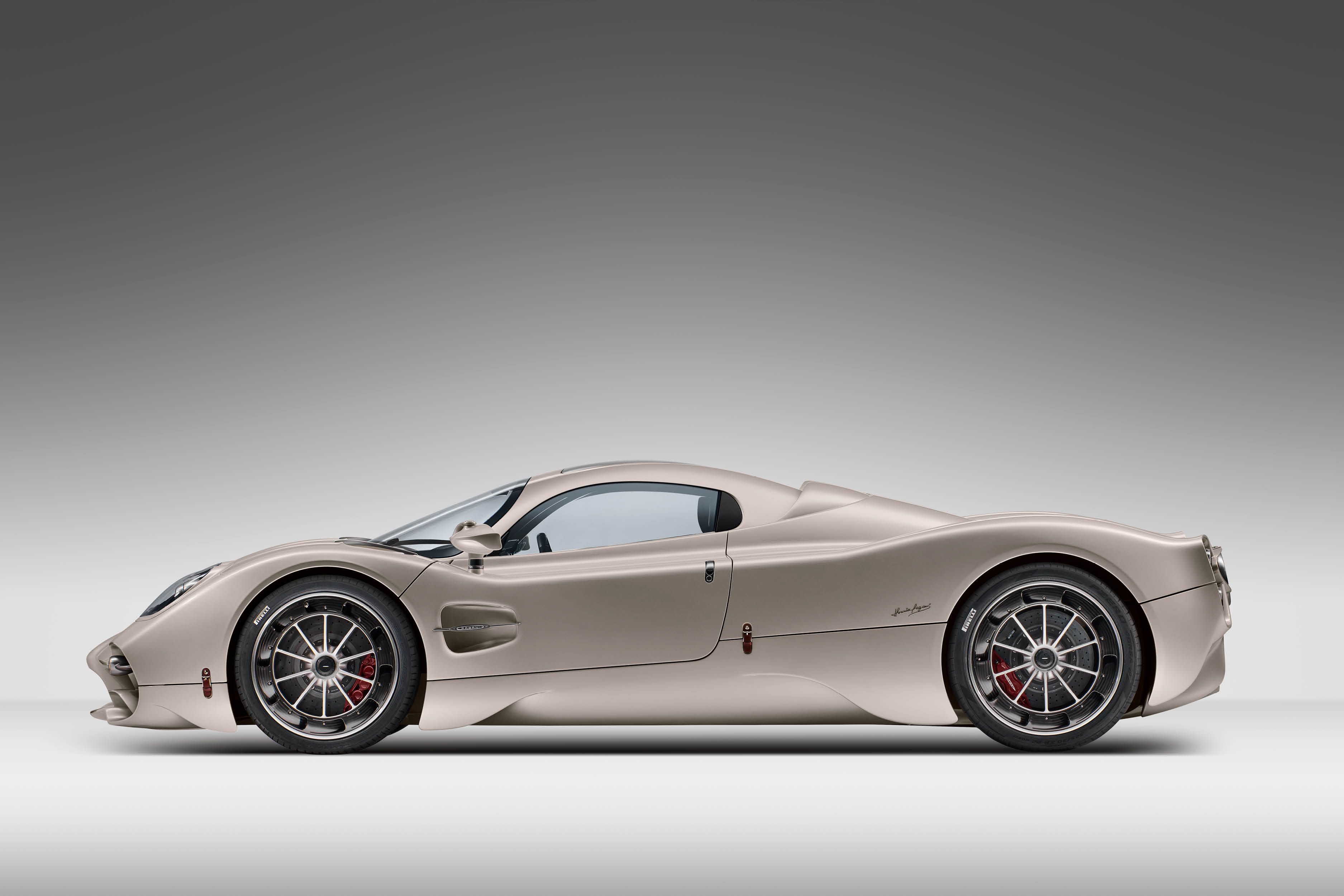 10 Things You Need to Know About the Pagani Utopia