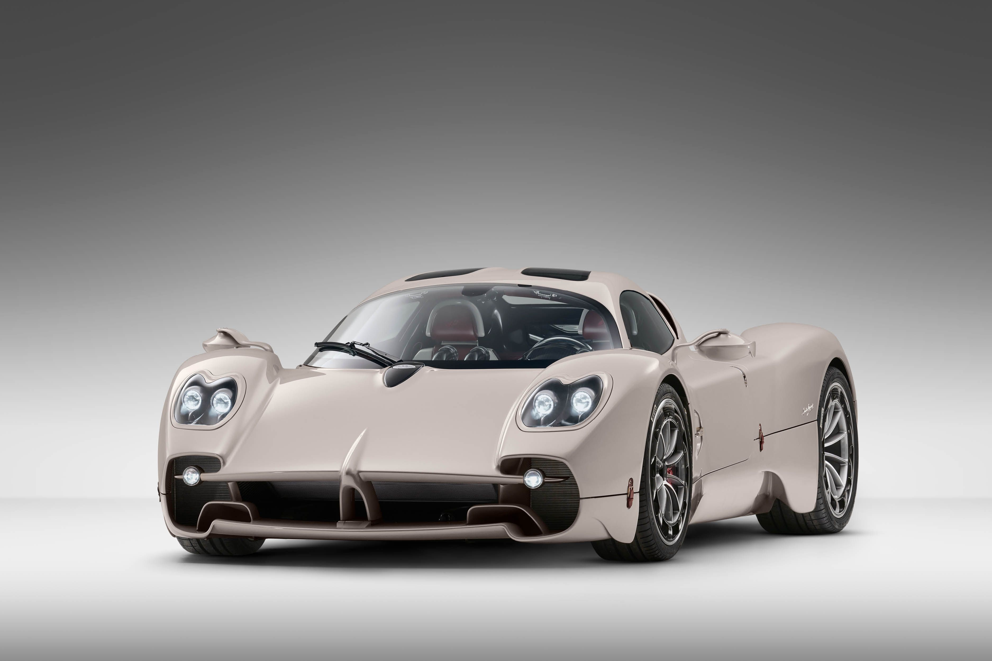 10 Things You Need to Know About the Pagani Utopia