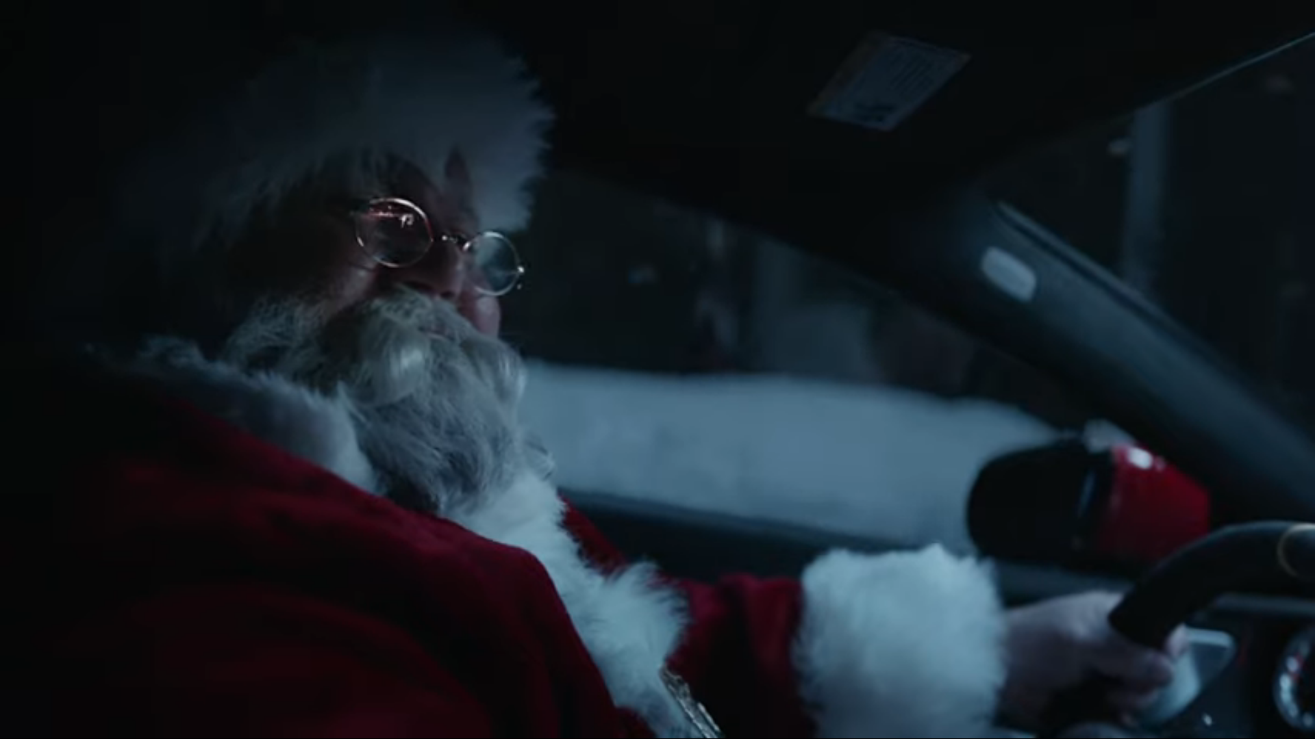 Santa and Mercedes – It Seems to be a Theme, But Is This Really How ...