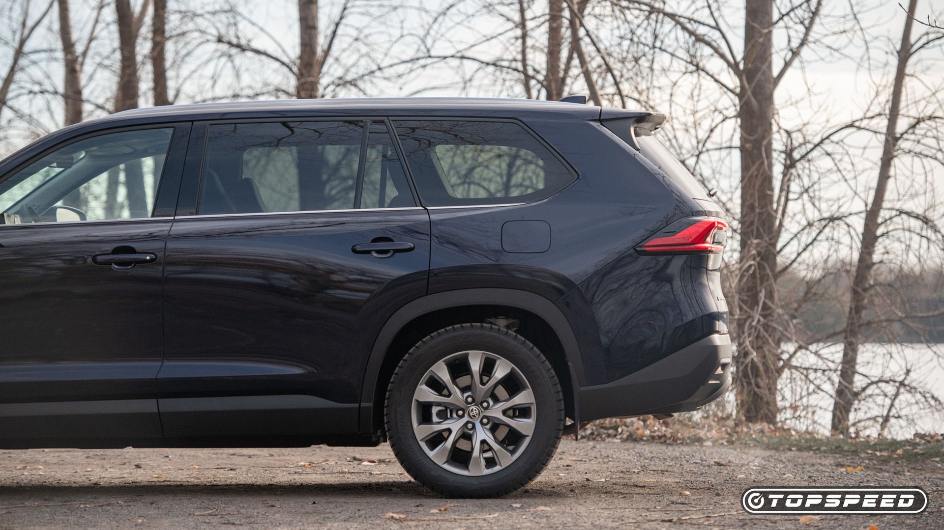 Comparison: Toyota Grand Highlander Hybrid vs. Lexus RX Hybrid