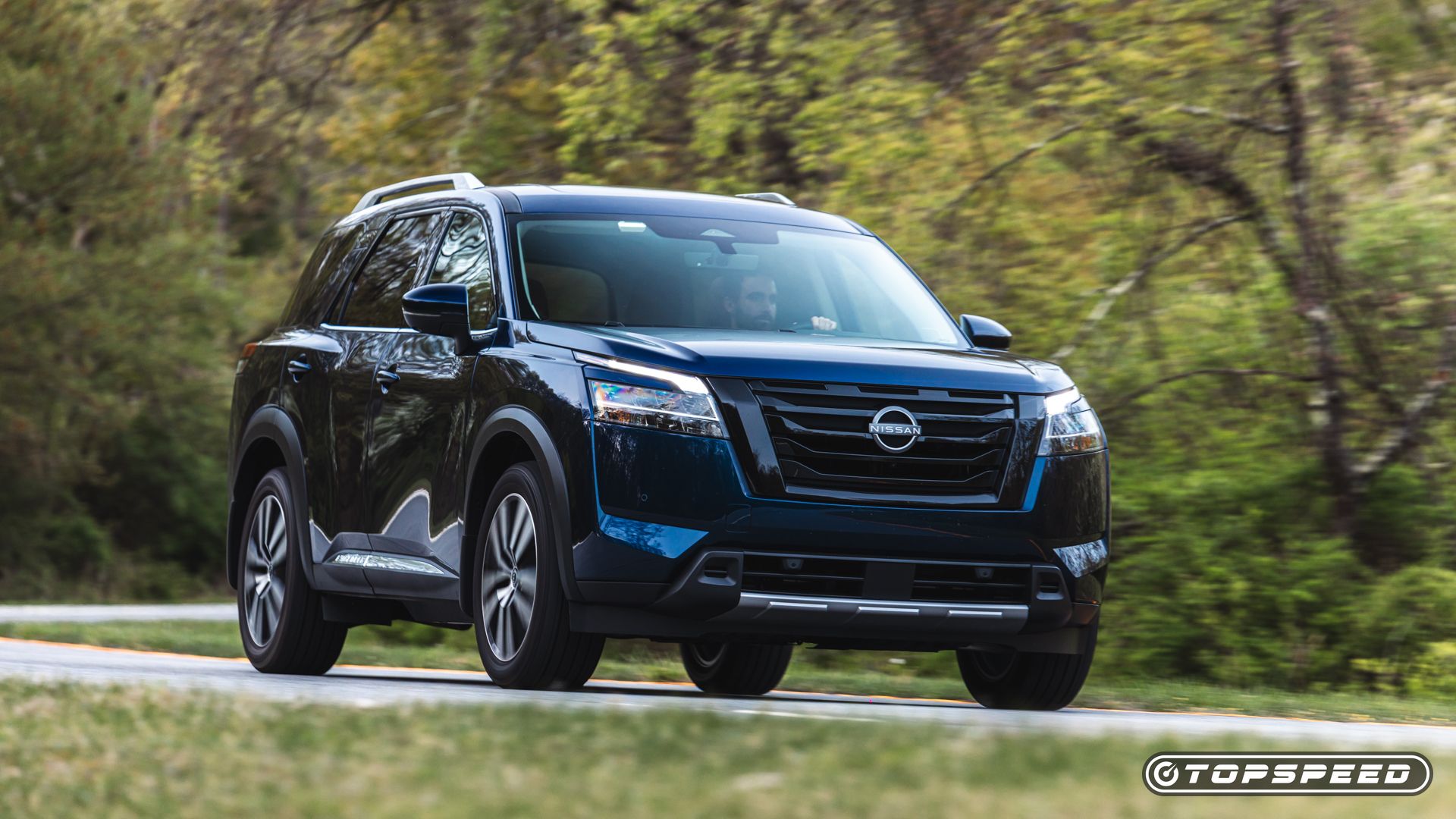 10 Affordable Mid-Size SUVs Ranked By Towing Capacity