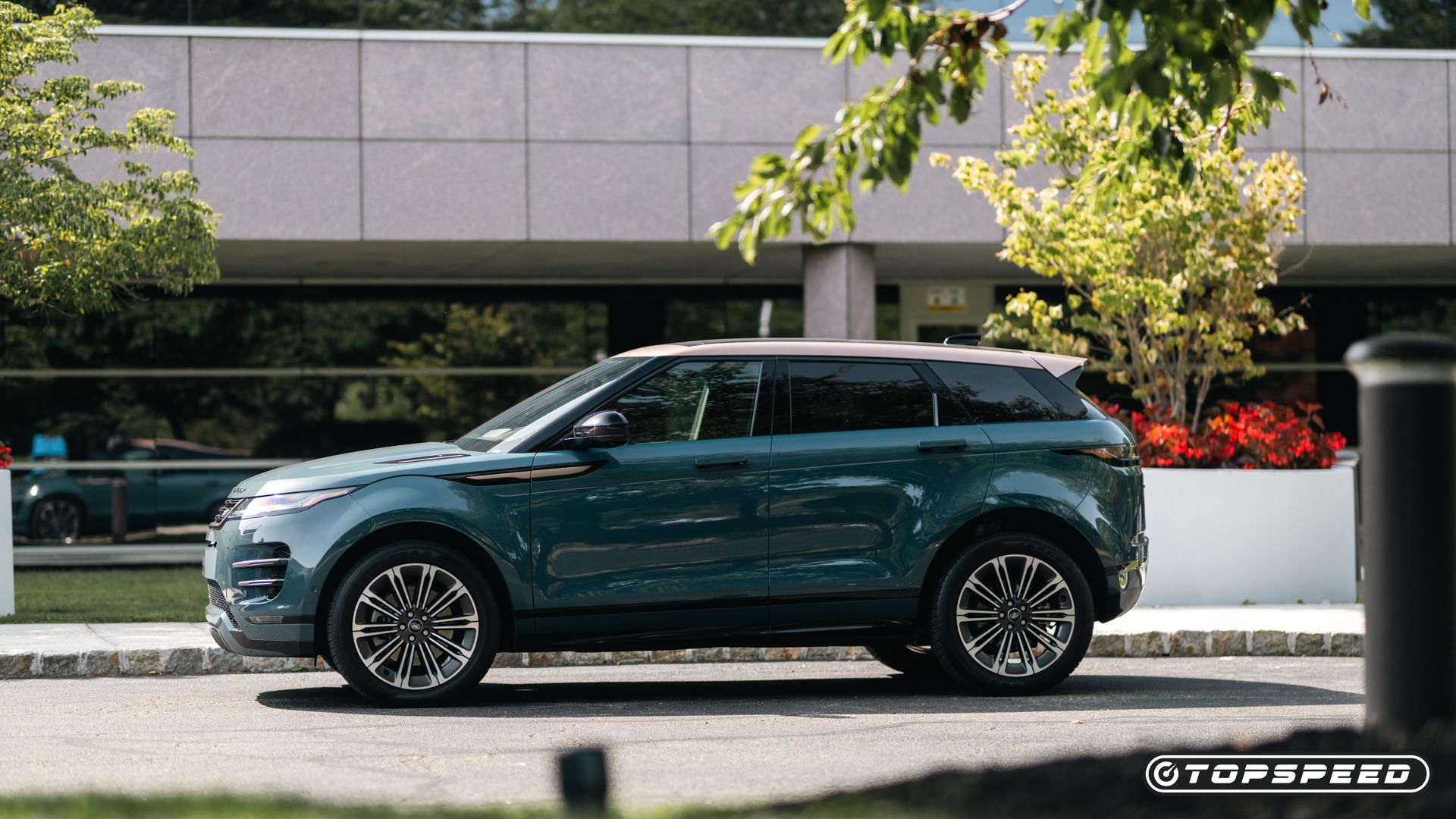 2024 Range Rover Evoque P250 Dynamic SE: A Charming Pint-Sized British ...