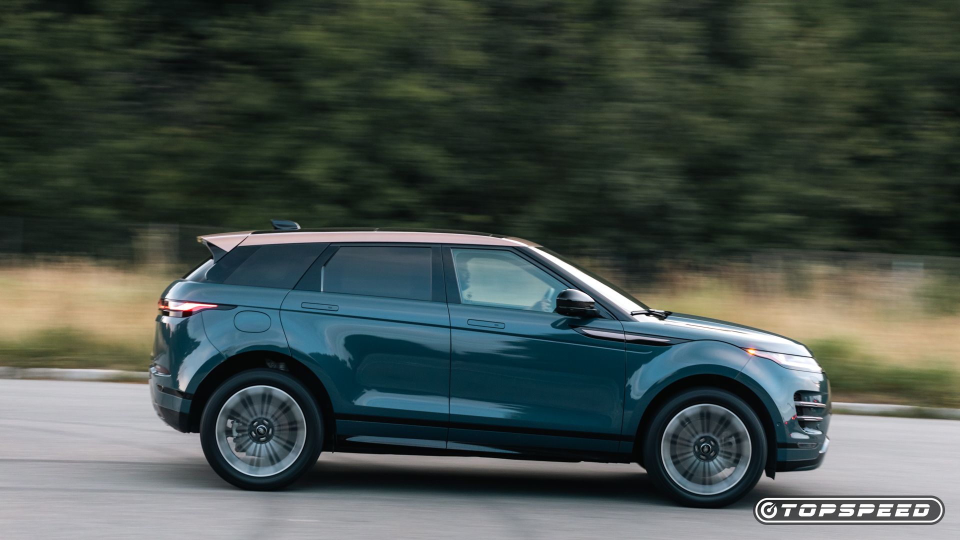 2024 Range Rover Evoque P250 Dynamic SE: A Charming Pint-Sized British ...