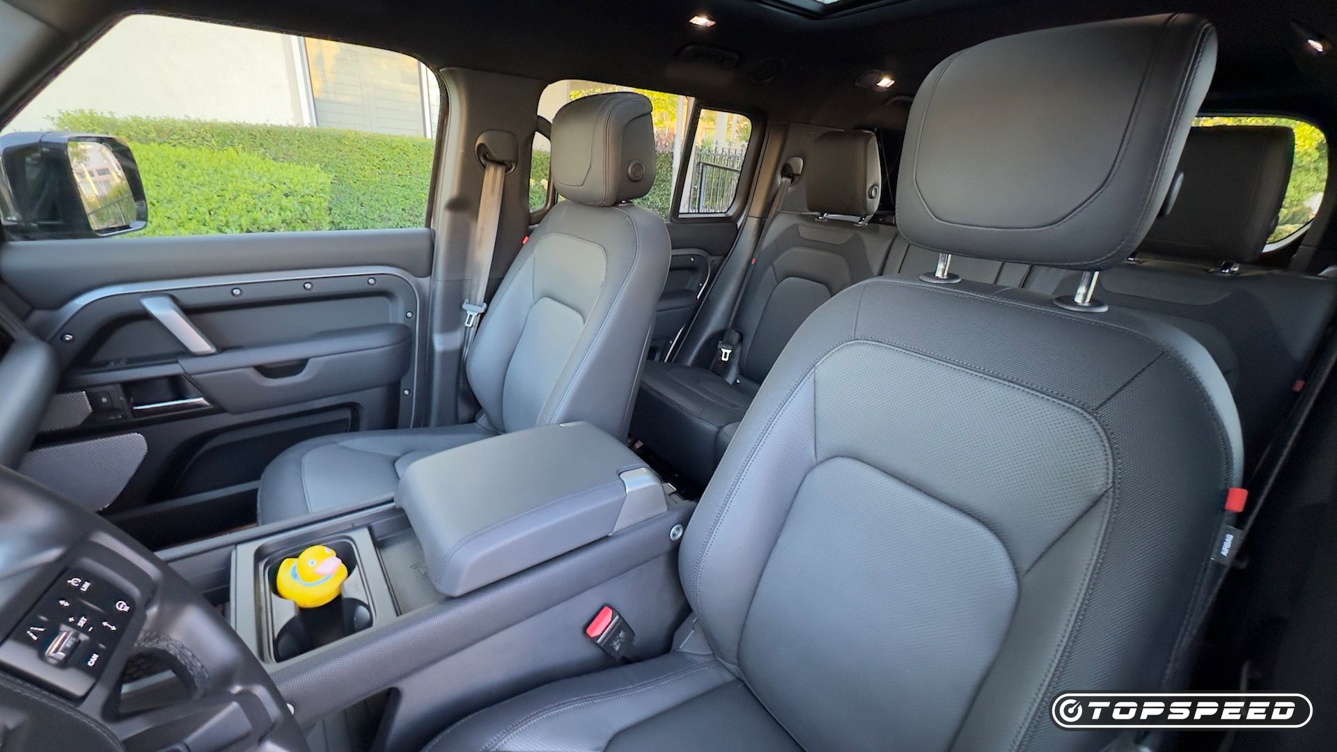 2024 Land Rover Defender 130 P400 Outbound - When Two Rows Are Better ...