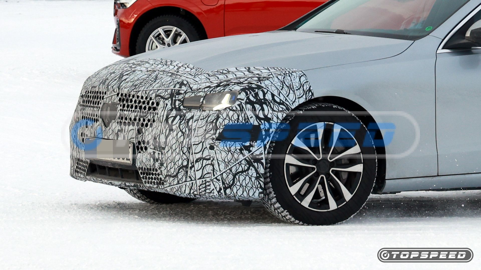 Spied: Updated 2026 Mercedes-Benz C-Class To Get Stars In The Head And ...